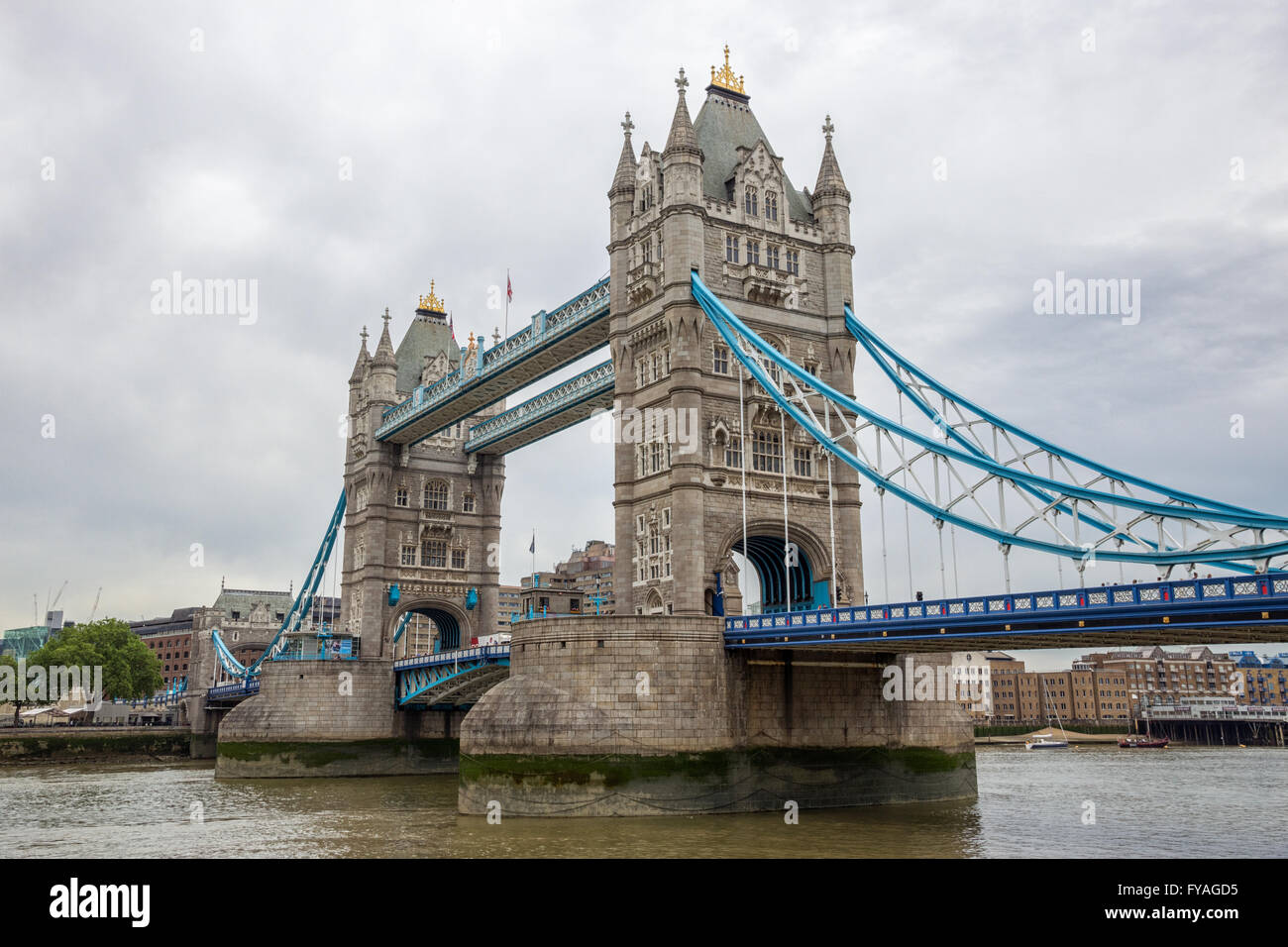 Historic london bridge hi-res stock photography and images - Alamy