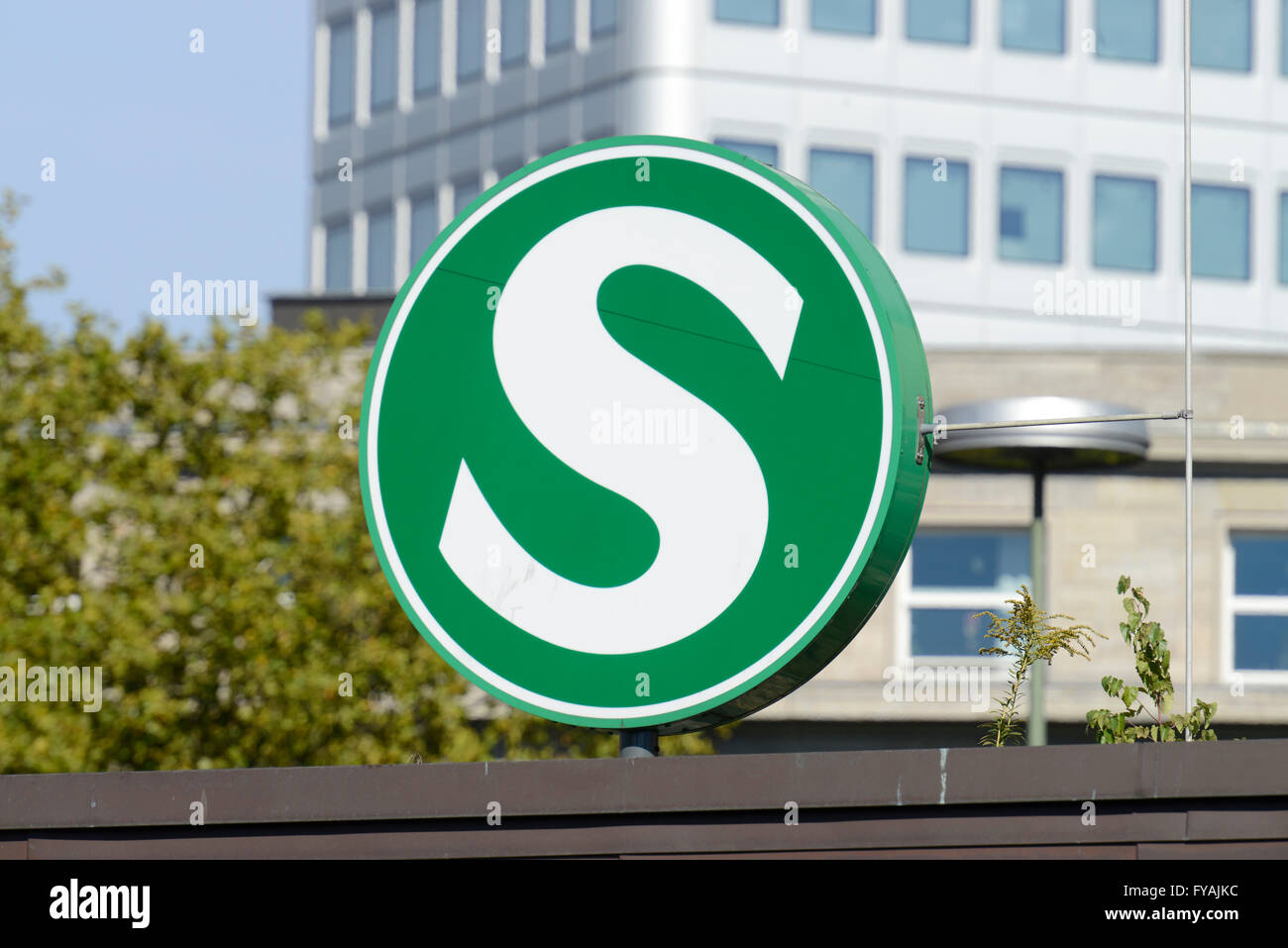 S bahn logo hi-res stock photography and images - Alamy