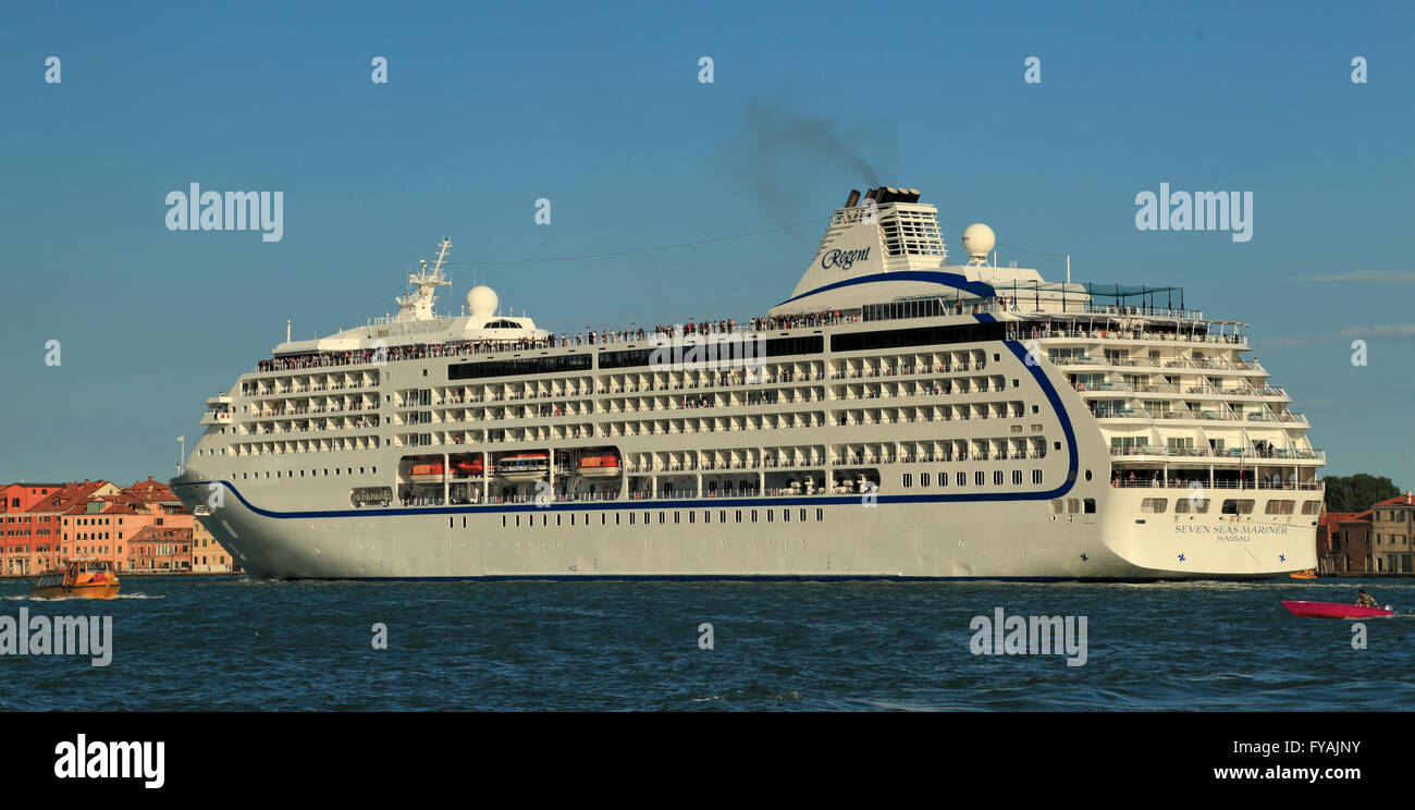 Radisson seven seas cruises hi-res stock photography and images - Alamy