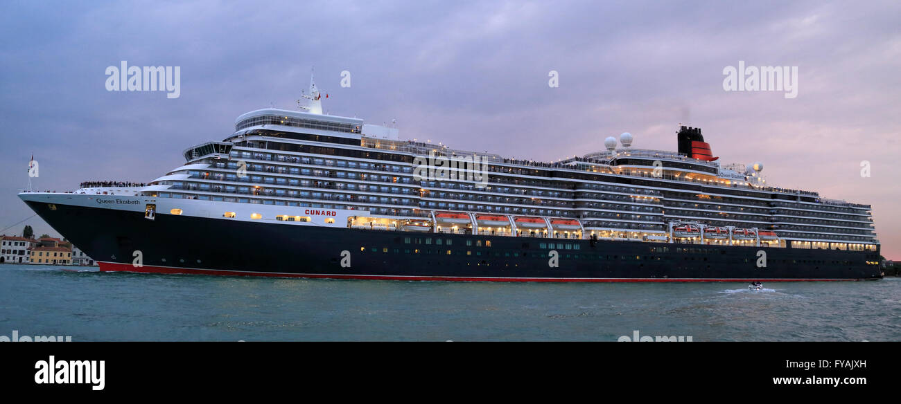 Cruise ship MS Queen Elizabeth (Cunard Line), IMO 9477438 Stock Photo ...