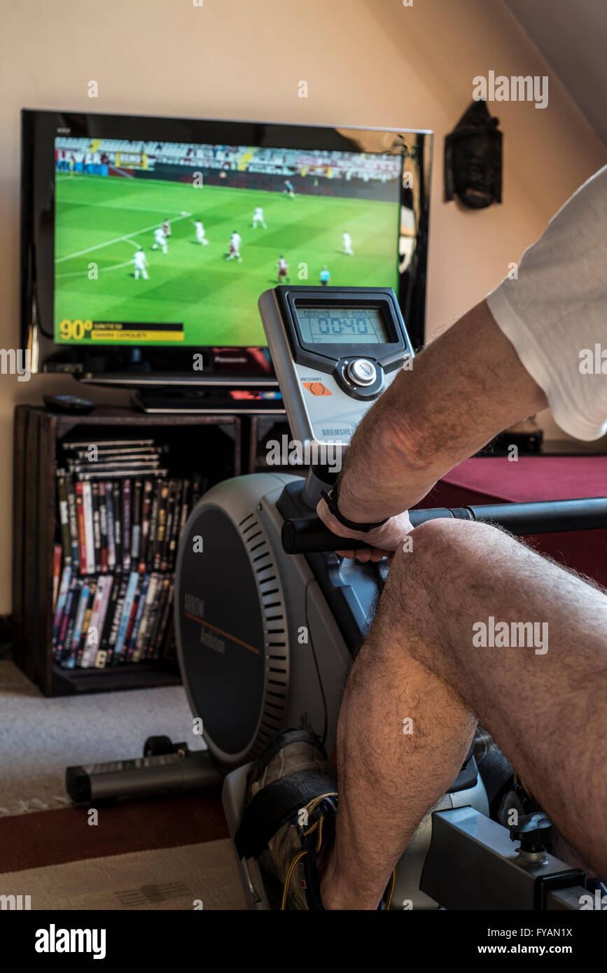 Tv exercise hi-res stock photography and images - Alamy