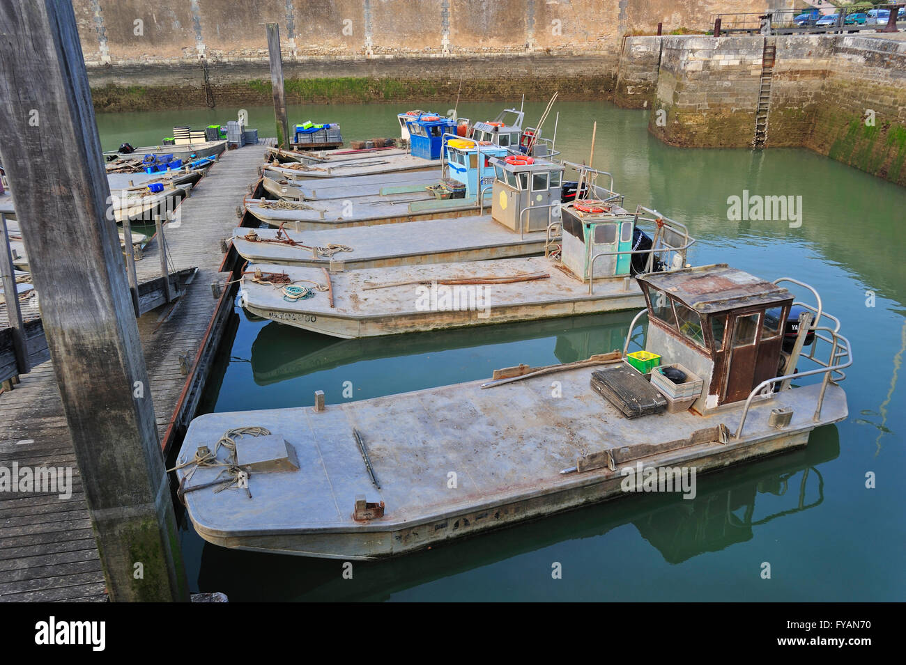Oyster farming charente maritime france hi-res stock photography and ...