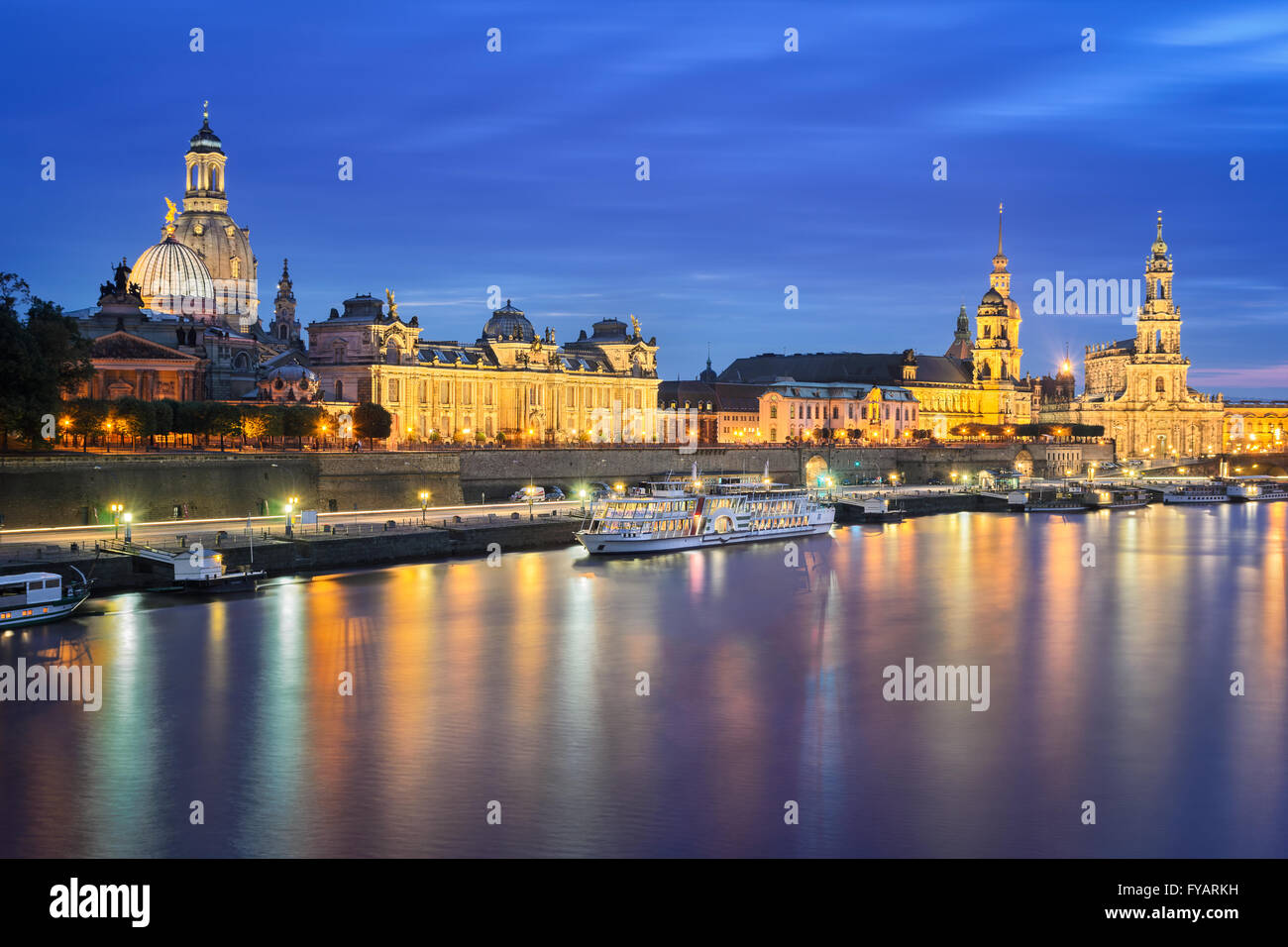Dresden by night the dome of the frauenkirche hi-res stock photography ...