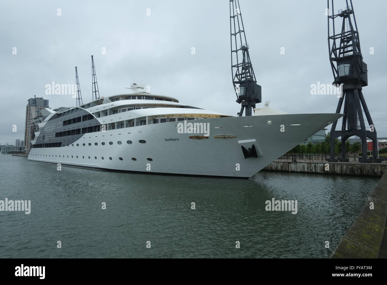 Royal victoria dock london sunborn hi-res stock photography and images ...