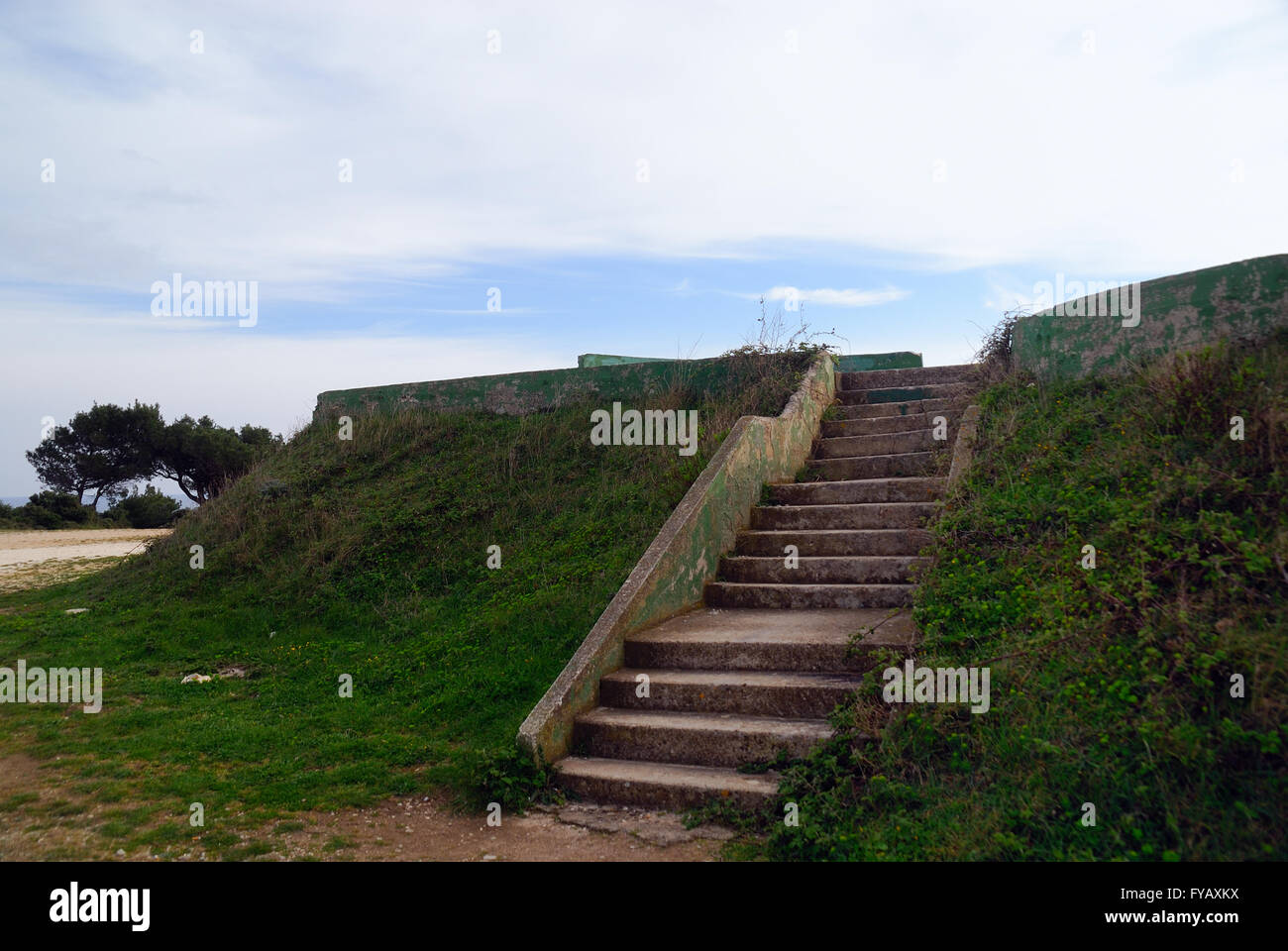 War structures hi-res stock photography and images - Alamy