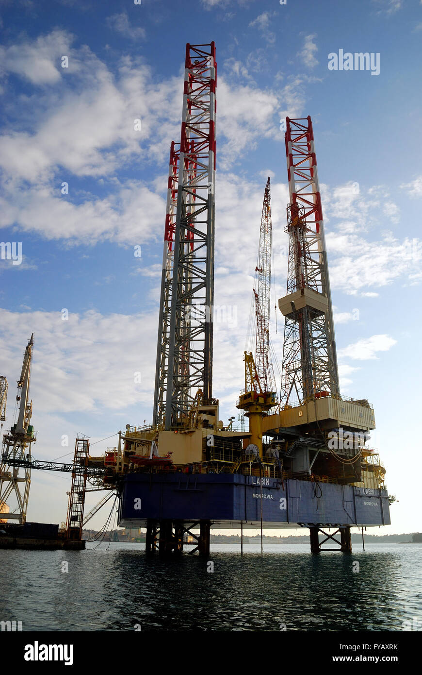 Drilling platform under construction hi-res stock photography and ...