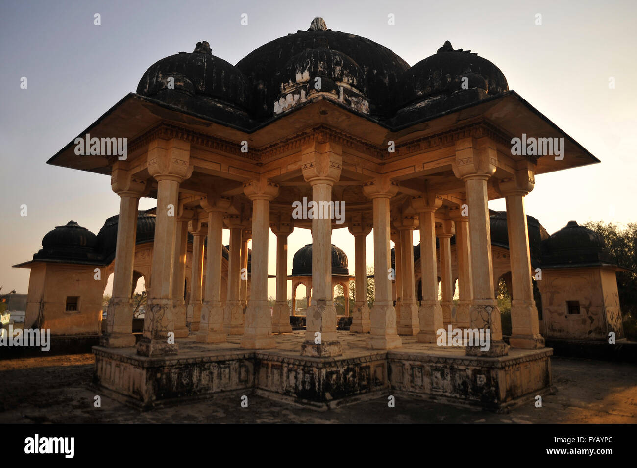 Chhatri mughal architecture hi-res stock photography and images - Alamy