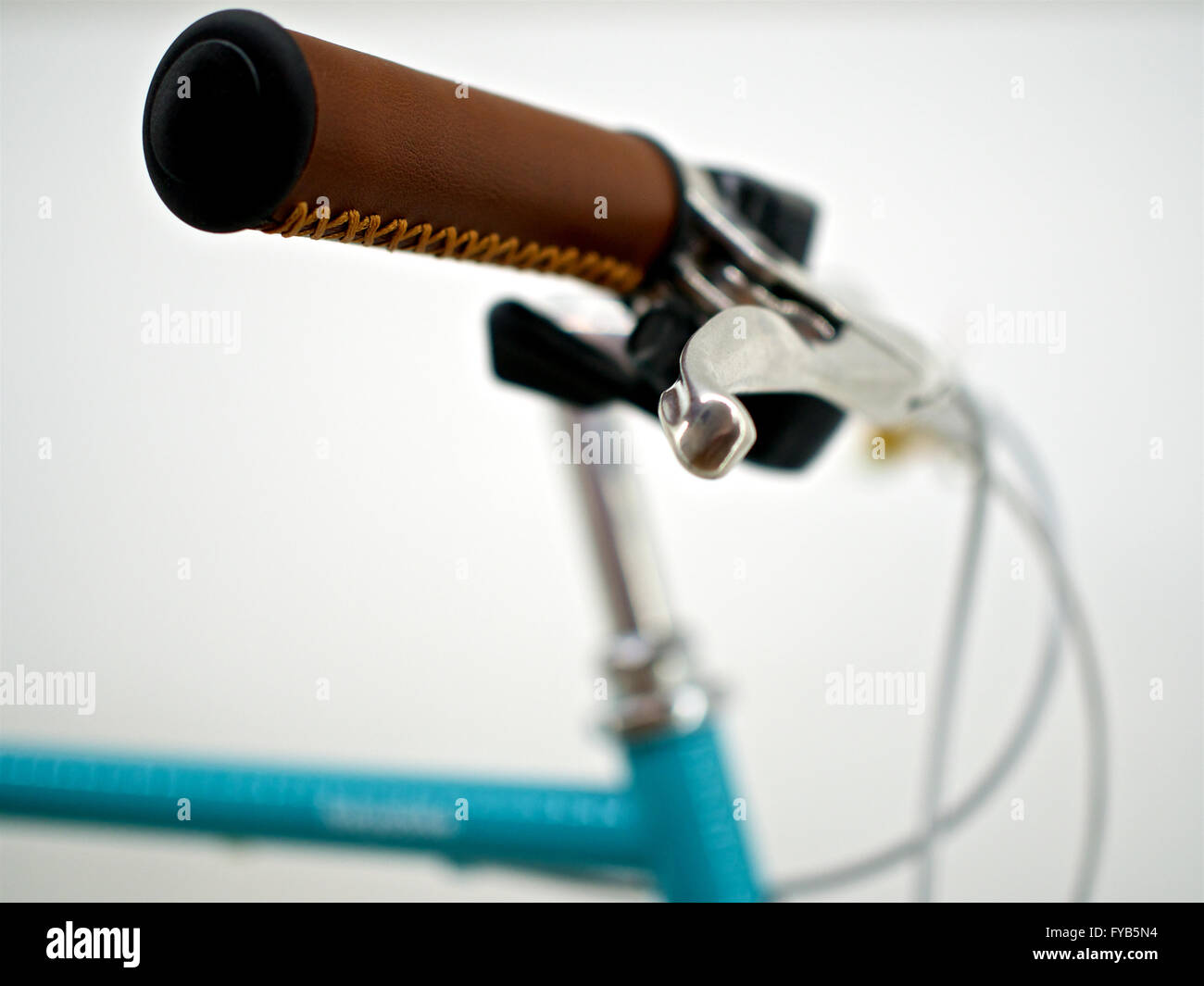 Tokyo bike frame bicycle handle bar leather brown Stock Photo - Alamy