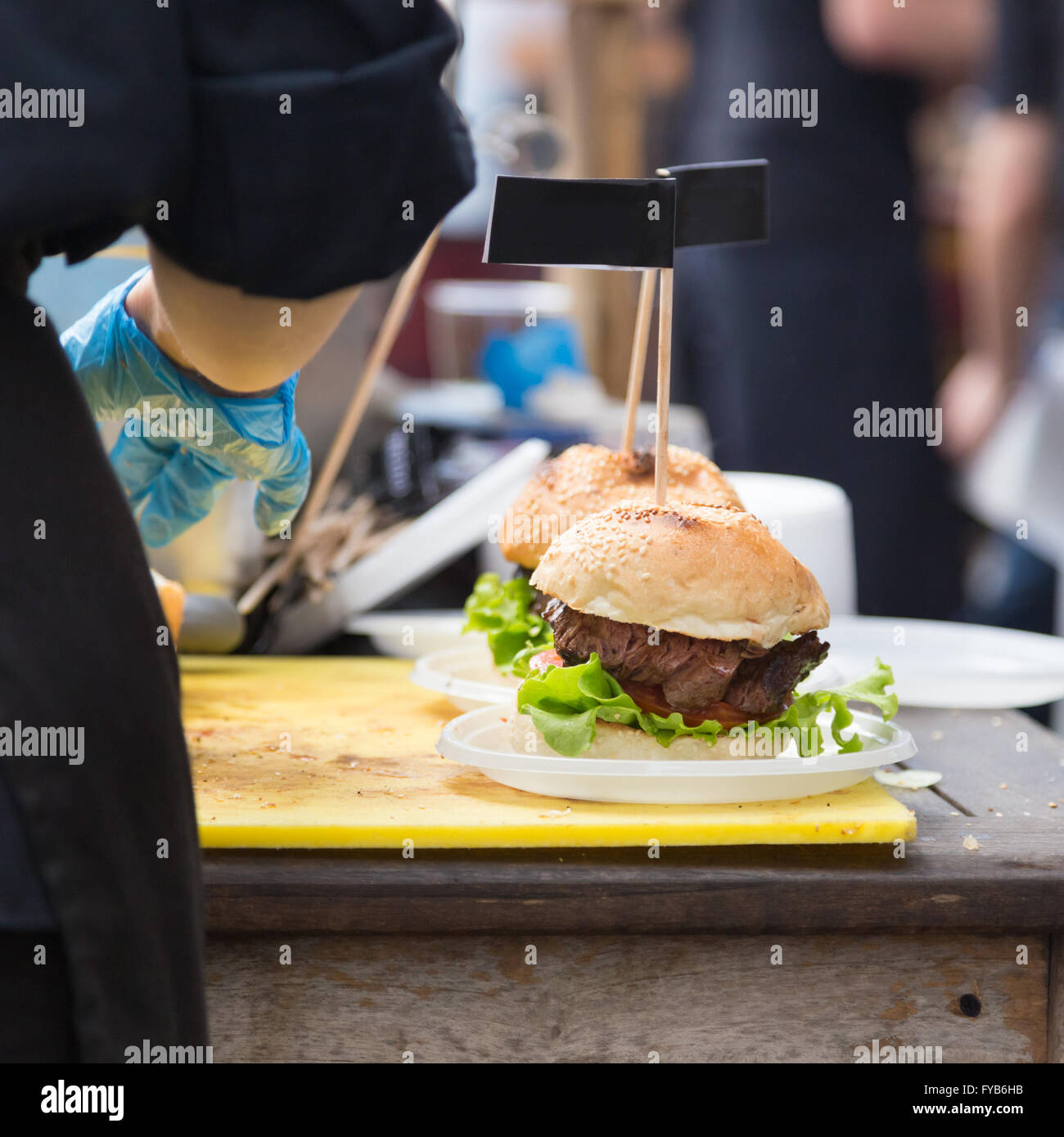 Beef burgers ready to serve on food stall Stock Photo - Alamy