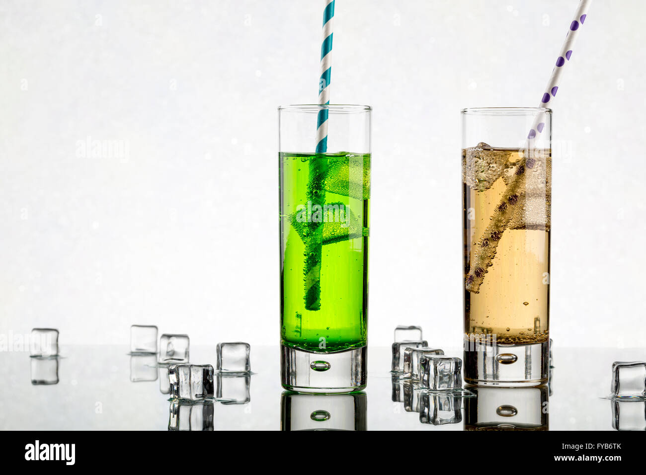 Colored straws hi-res stock photography and images - Alamy