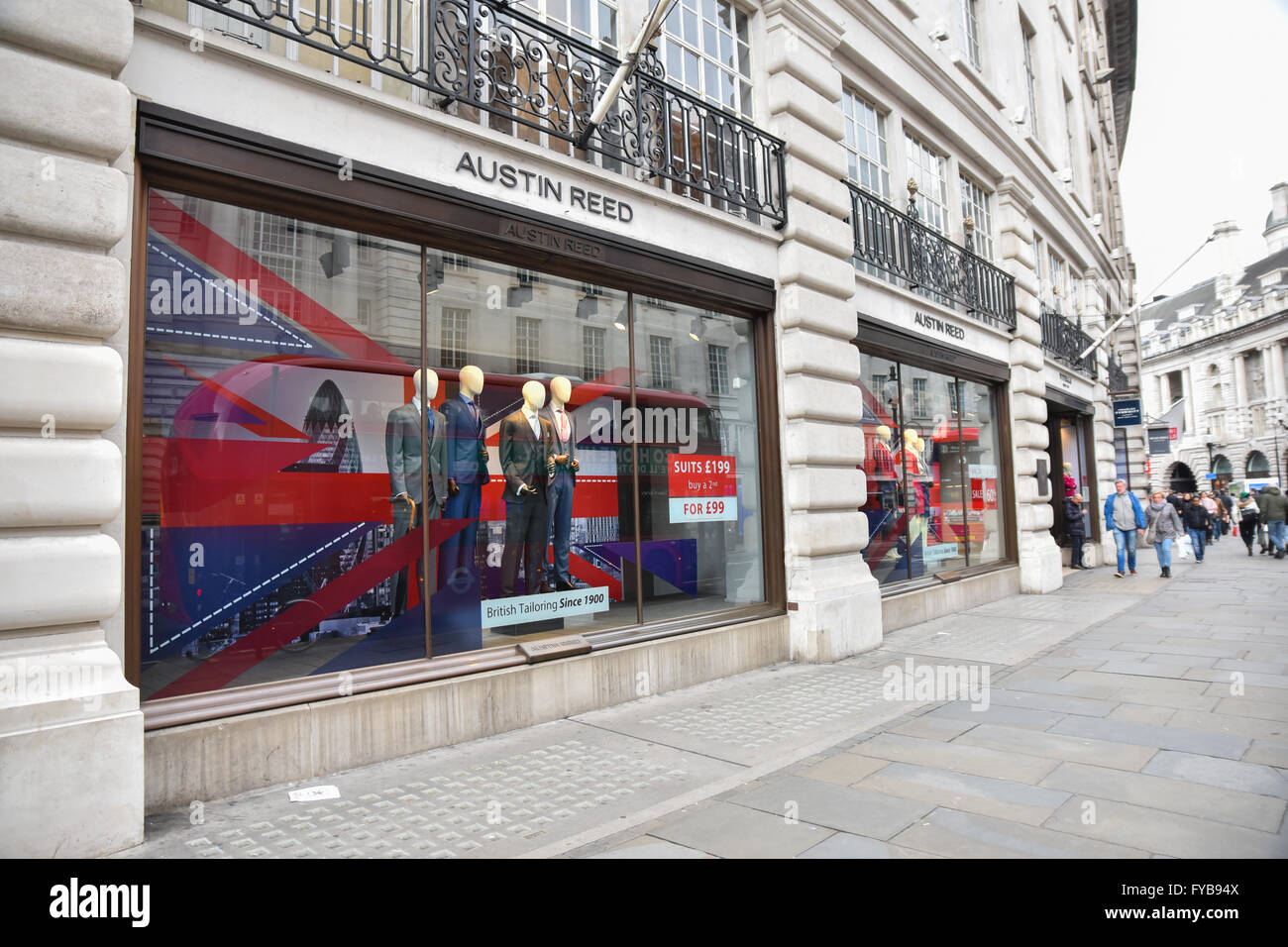 Regent Street, London, UK. 24th April 2016. Austin Reed files notice ...