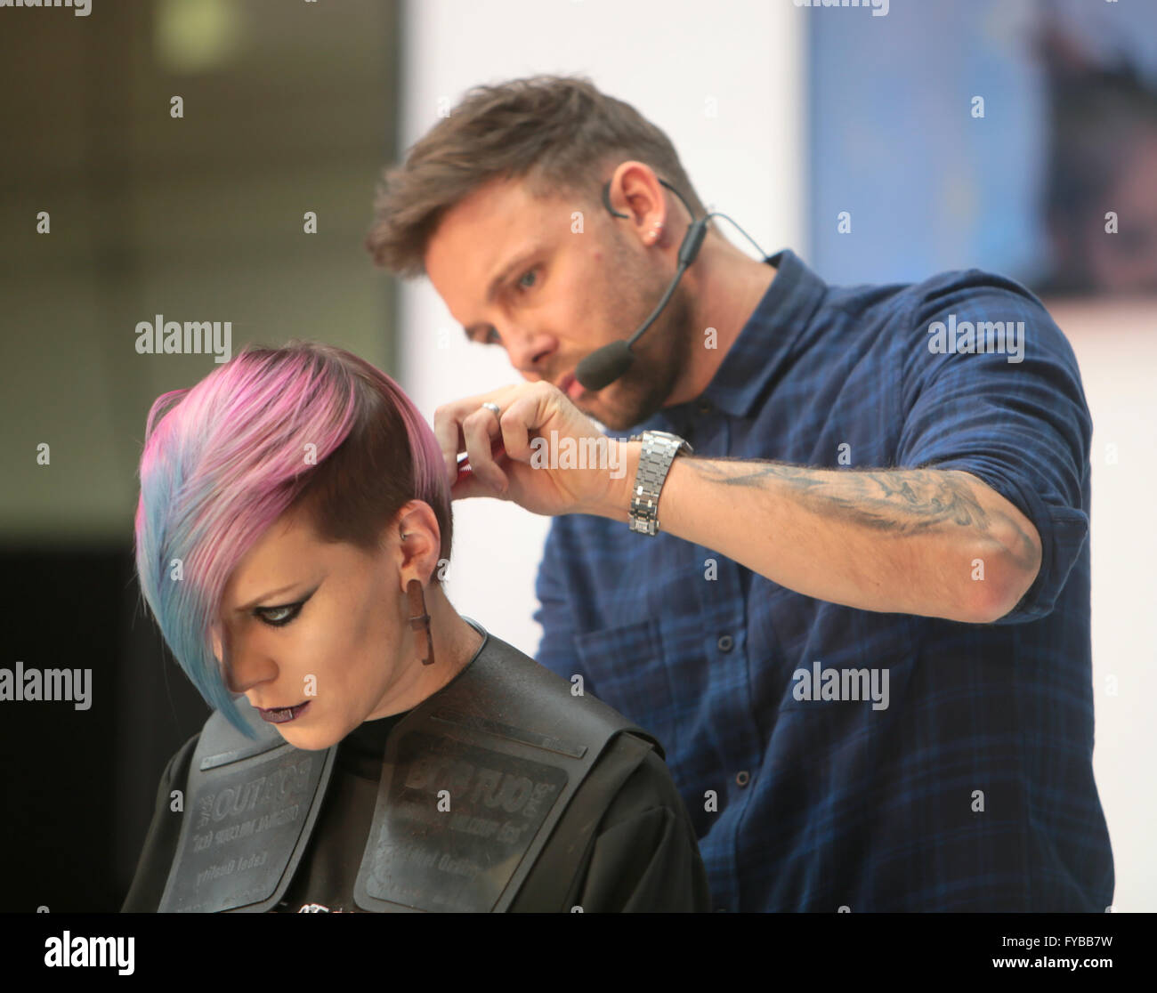 Award winning hairdresser hi-res stock photography and images - Alamy