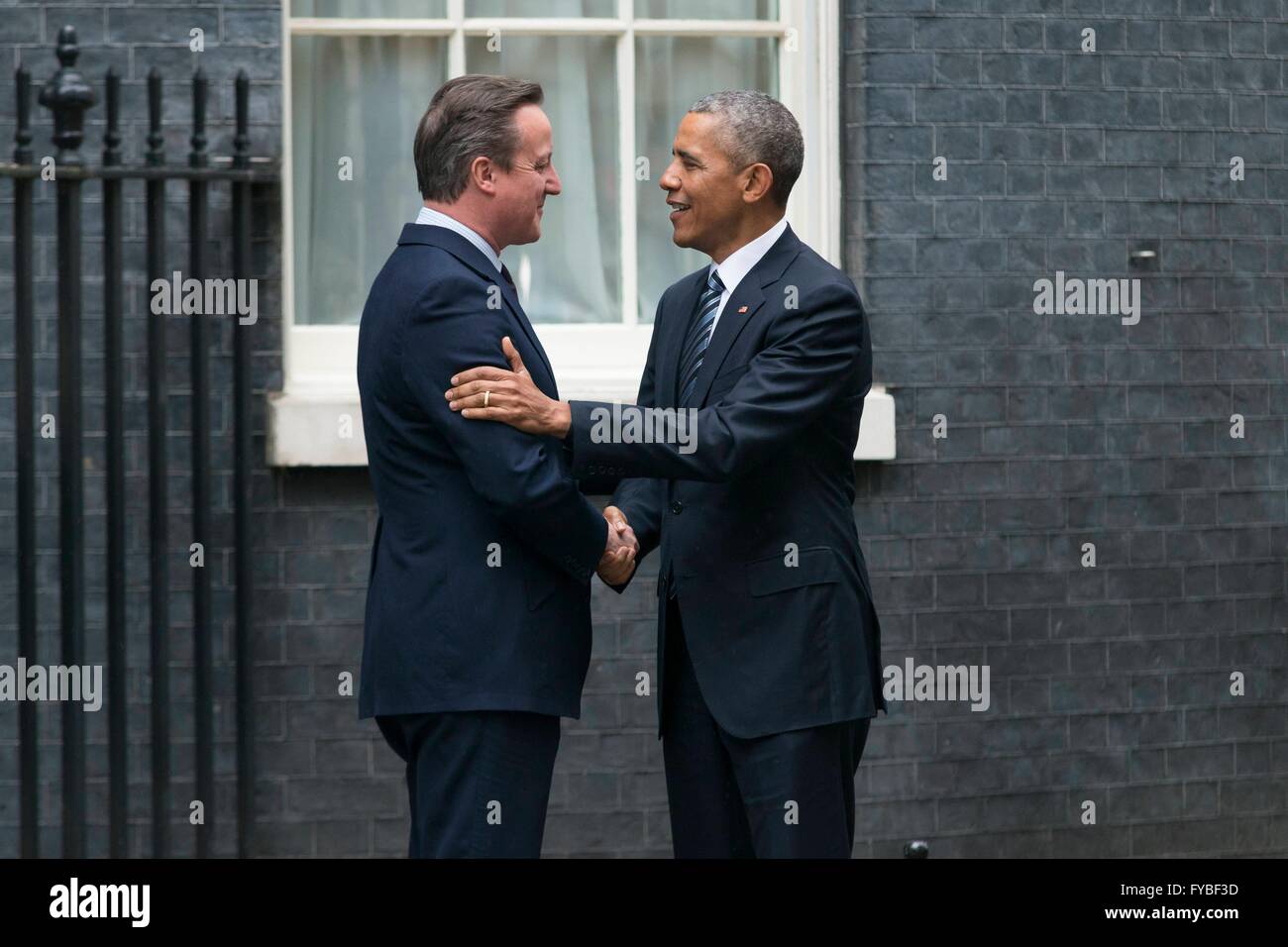 Barack Obama visits David Cameron at 10 Downing Street, London, 22/04 ...