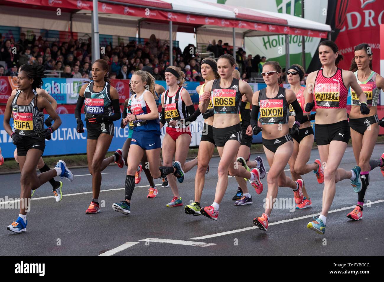London marathon start line hi-res stock photography and images - Alamy
