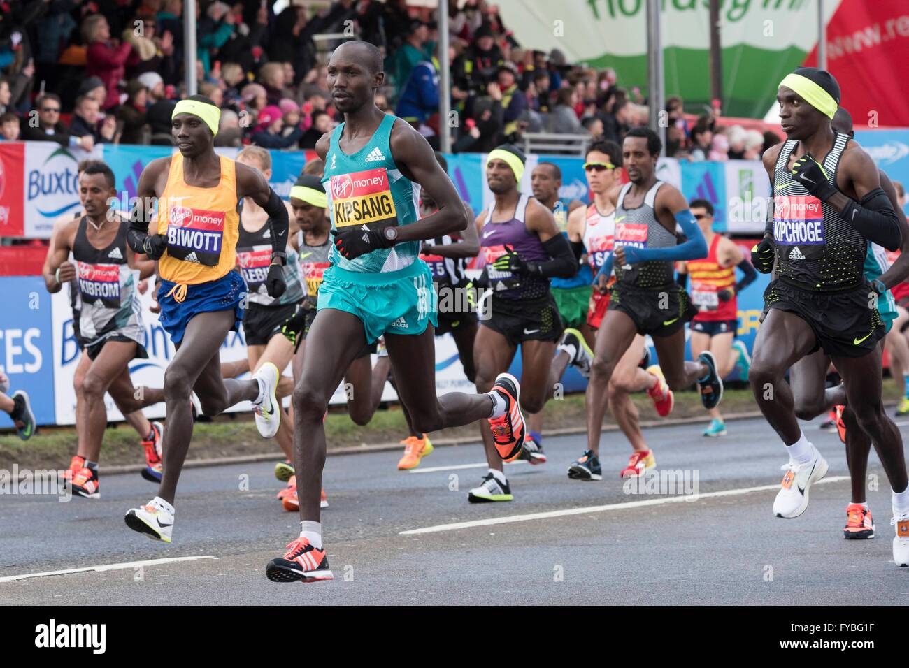 London Marathon 2016 Elite MenÂ s race start line. London 24/04/2016 ...