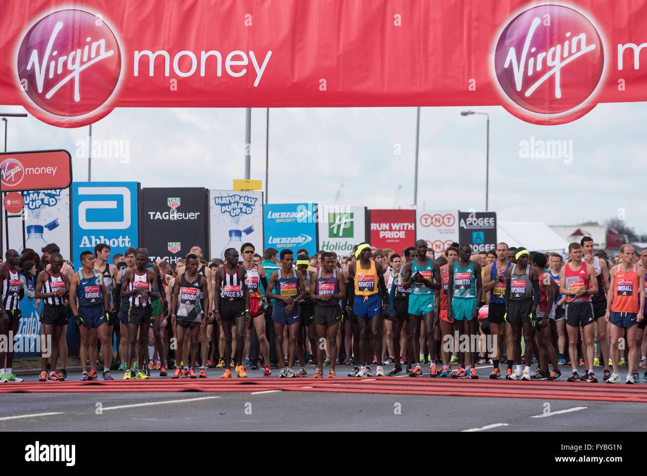 London marathon start line hi-res stock photography and images - Alamy