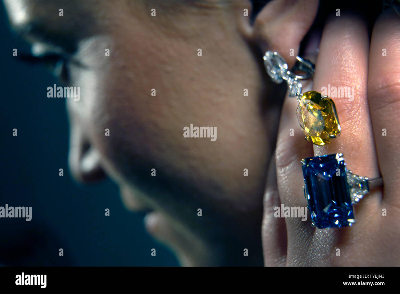 Oppenheimer blue diamond hi-res stock photography and images - Alamy