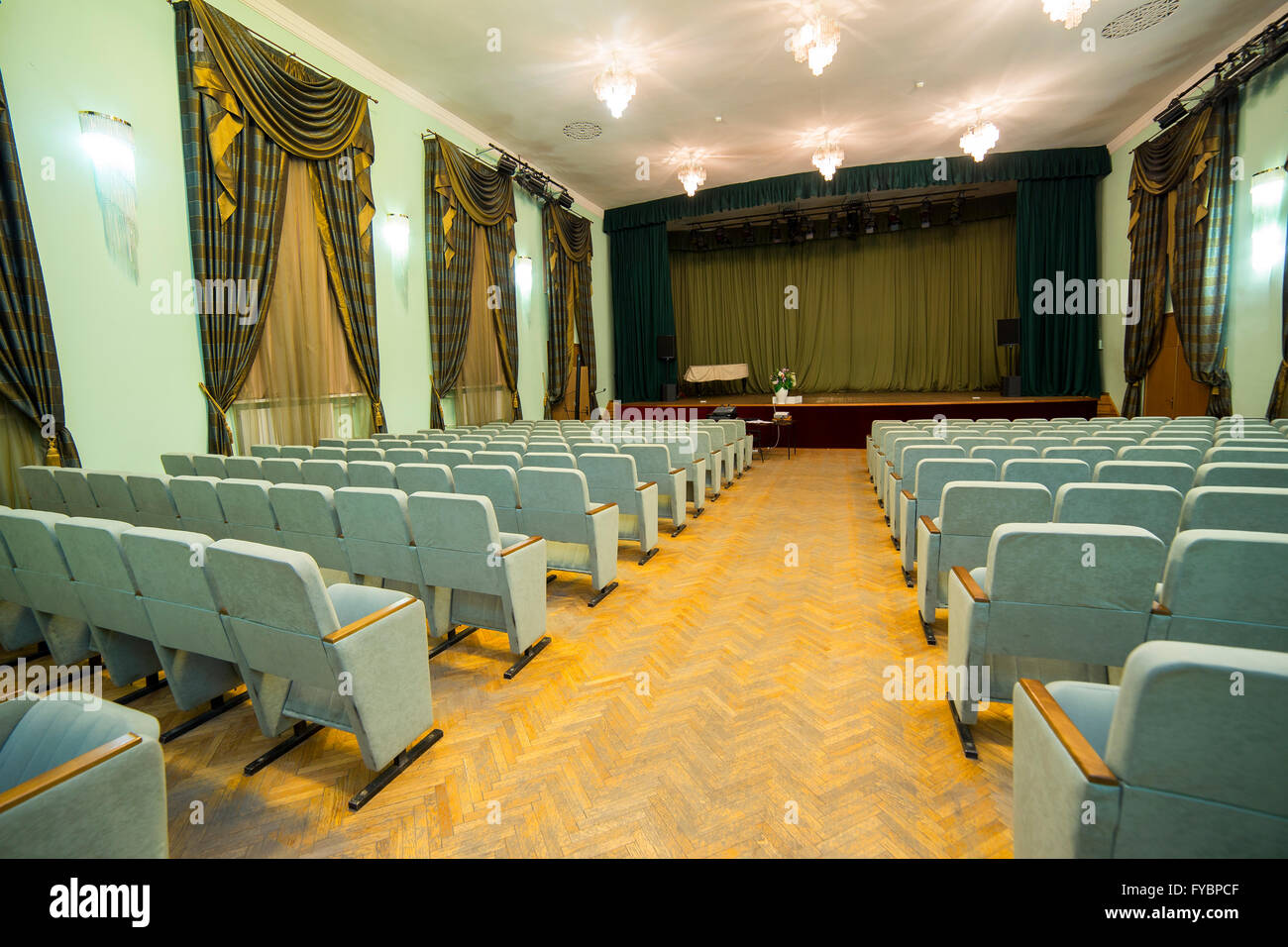 Movie projector front view hi-res stock photography and images - Alamy