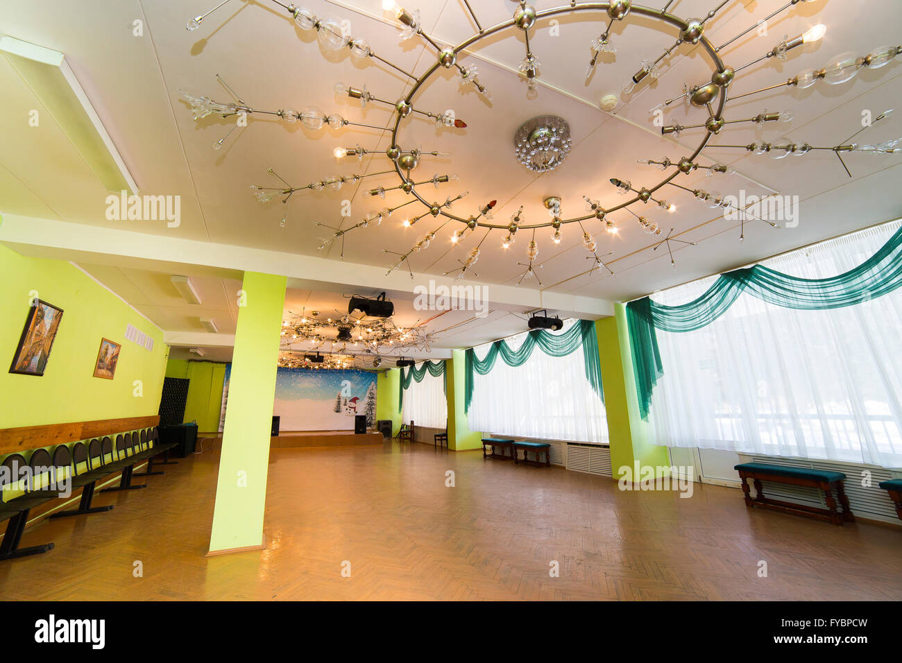 Empty conference hall Stock Photo - Alamy