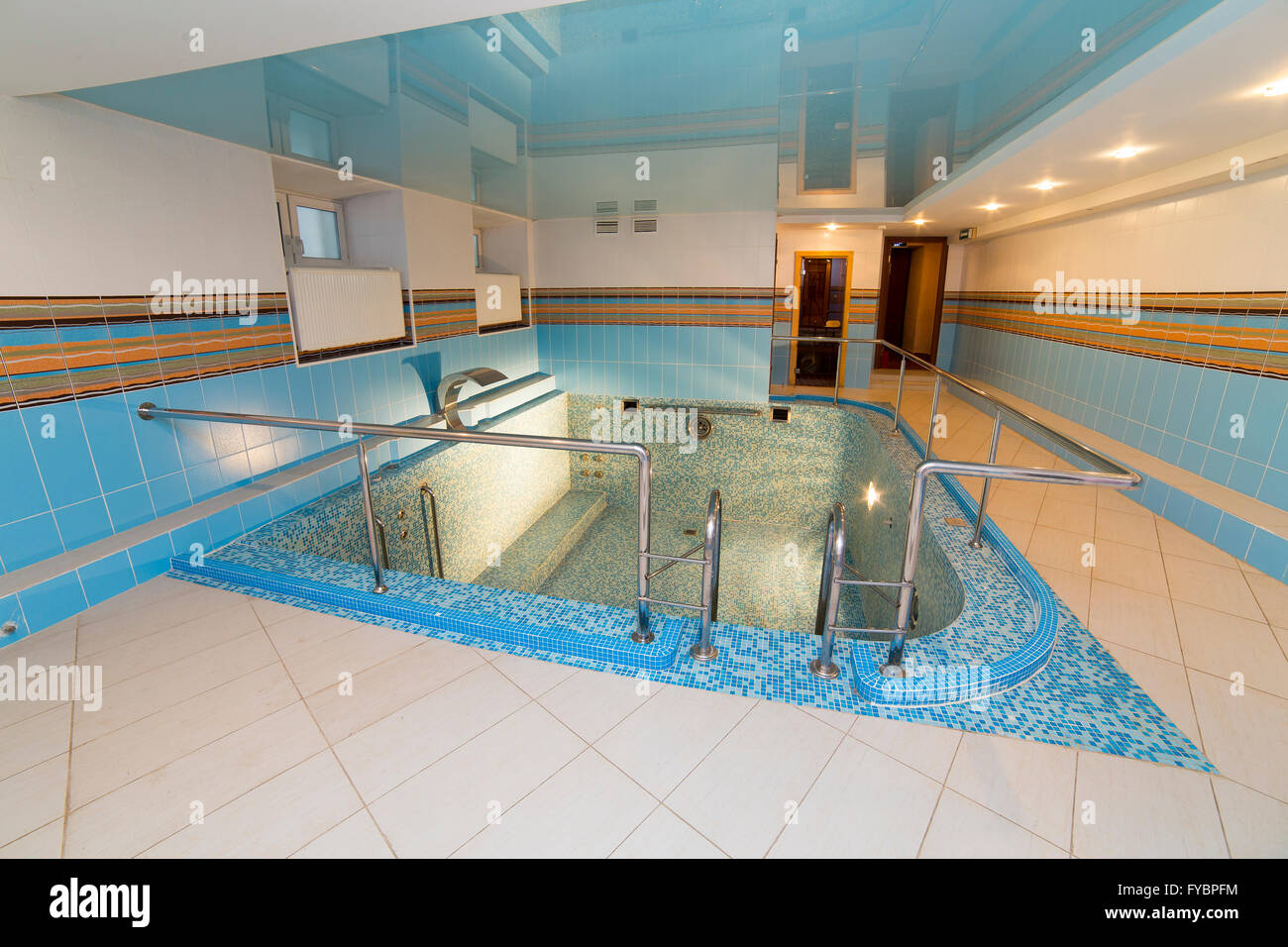 empty indoor swimming pool Stock Photo - Alamy