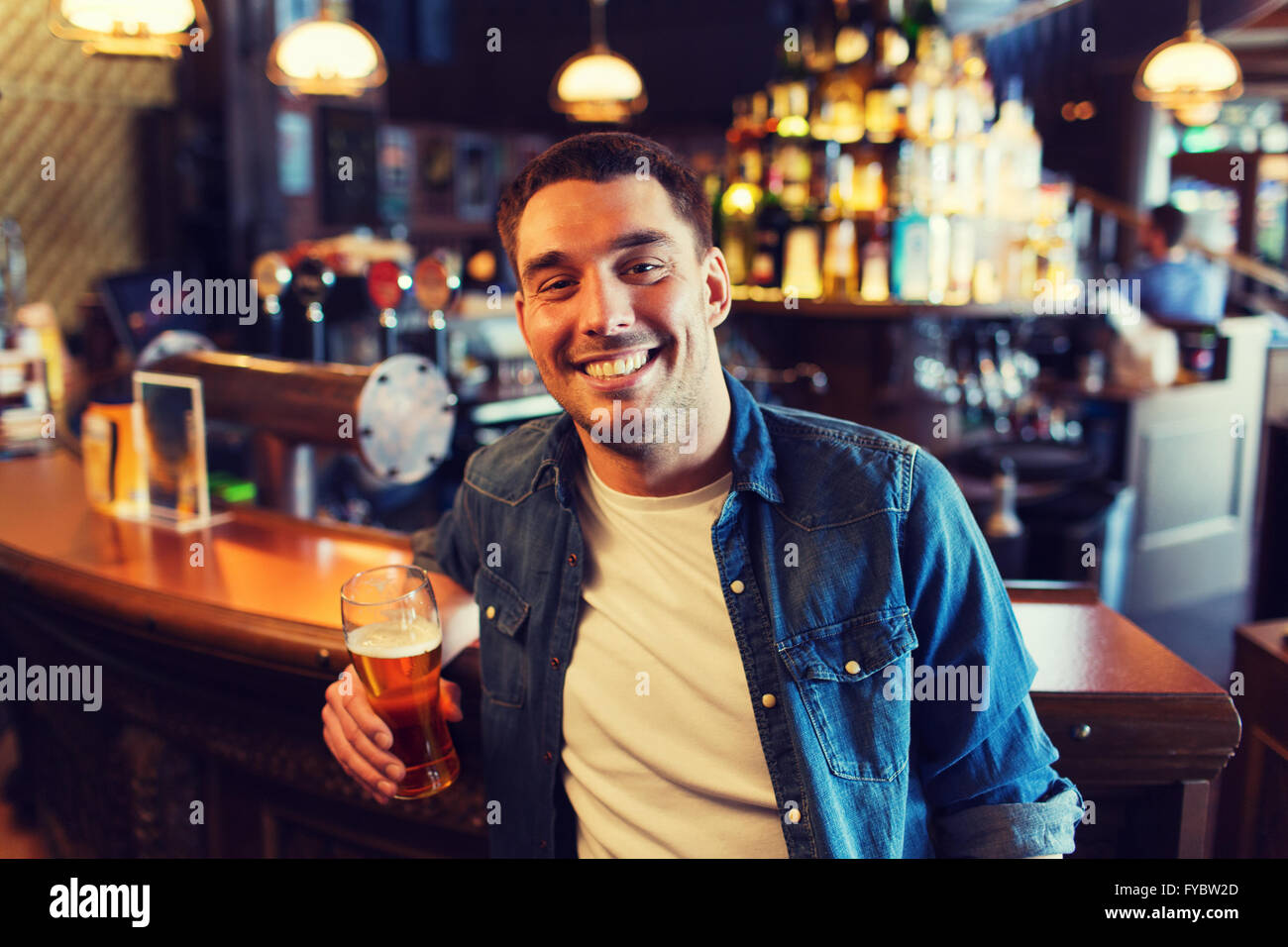 Man drinking beer cold light hi-res stock photography and images - Alamy