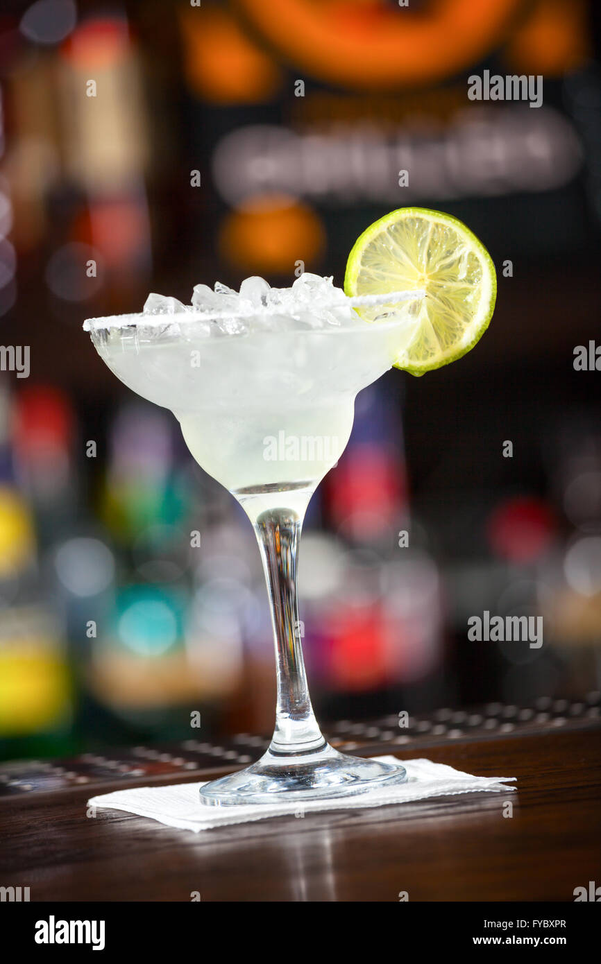 Green cocktail on bar hi-res stock photography and images - Alamy