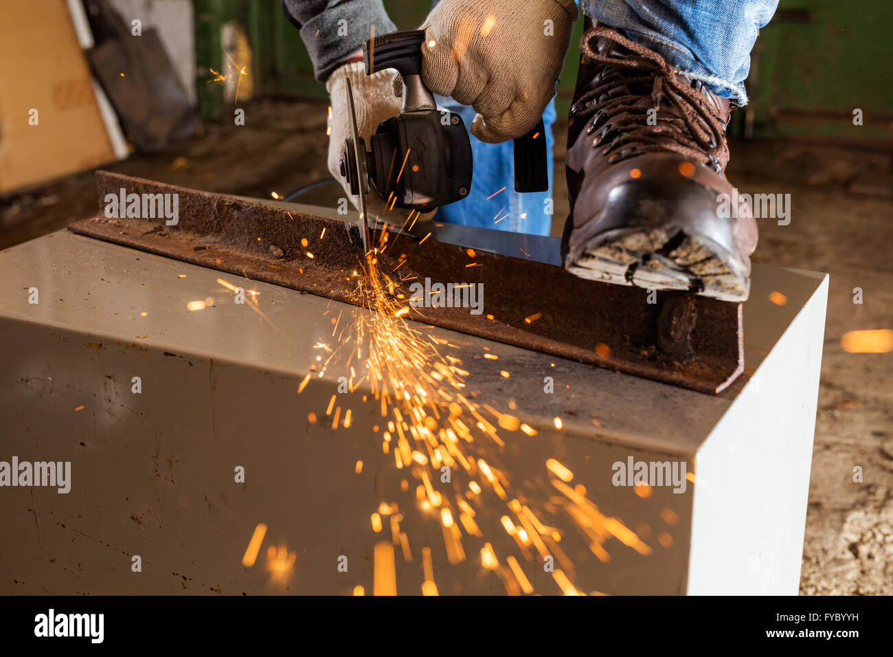 Industrial worker grinding metal lot hi-res stock photography and ...