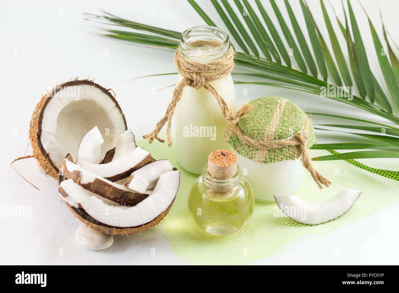Coconut shell products hi-res stock photography and images - Alamy