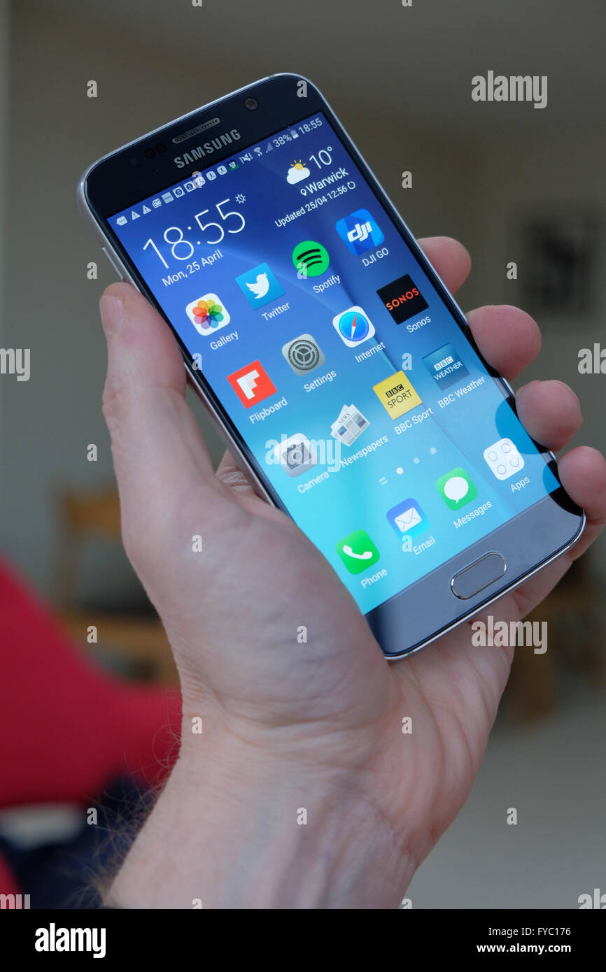 Smartphone screen hi-res stock photography and images - Alamy