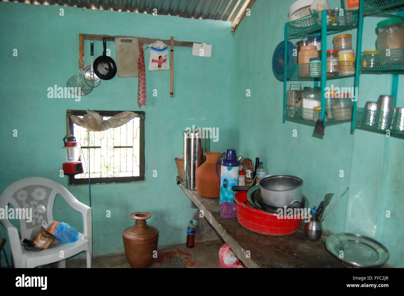 Kitchen for the poor hi-res stock photography and images - Alamy