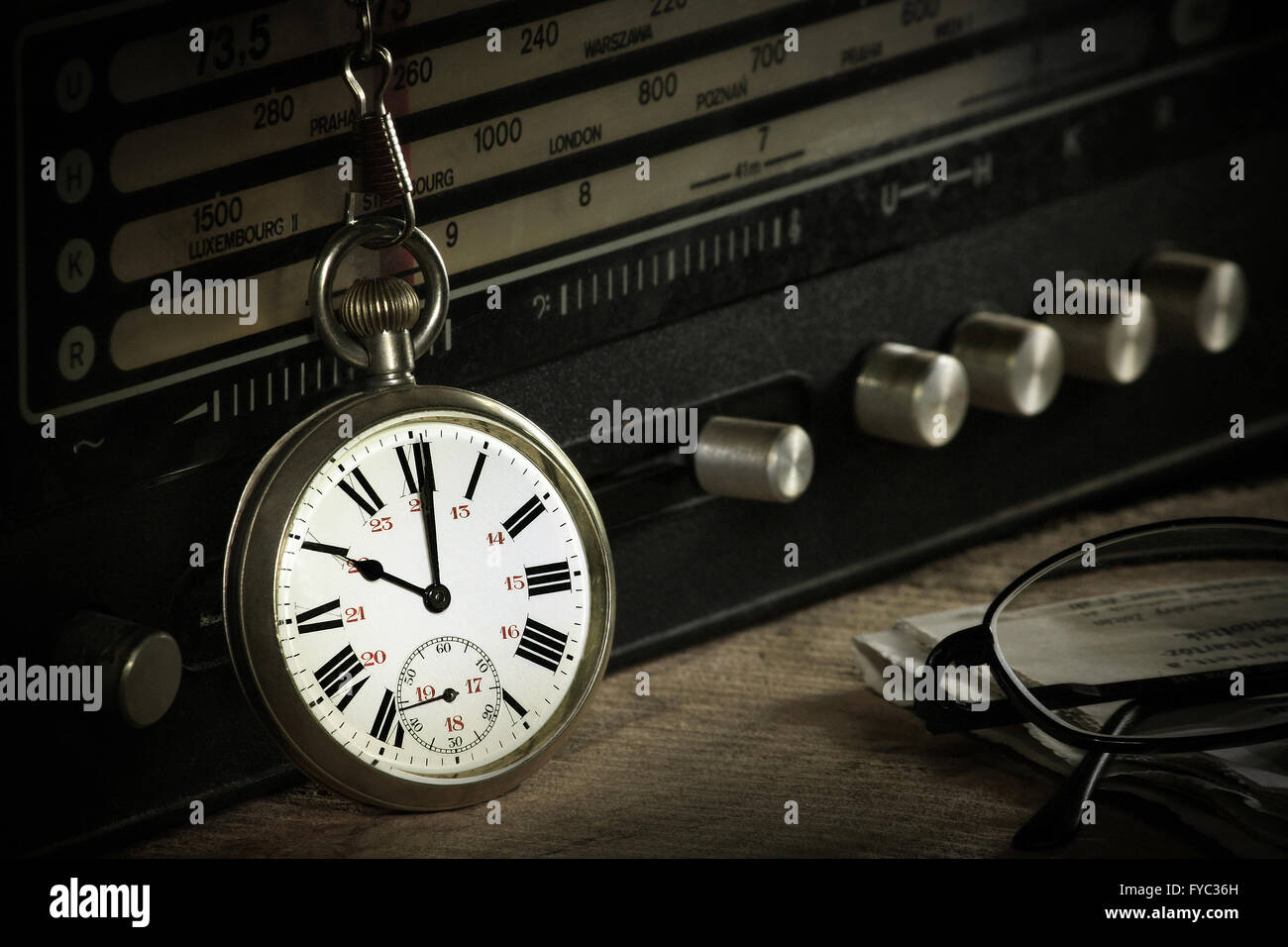 Old radio table hi-res stock photography and images - Alamy