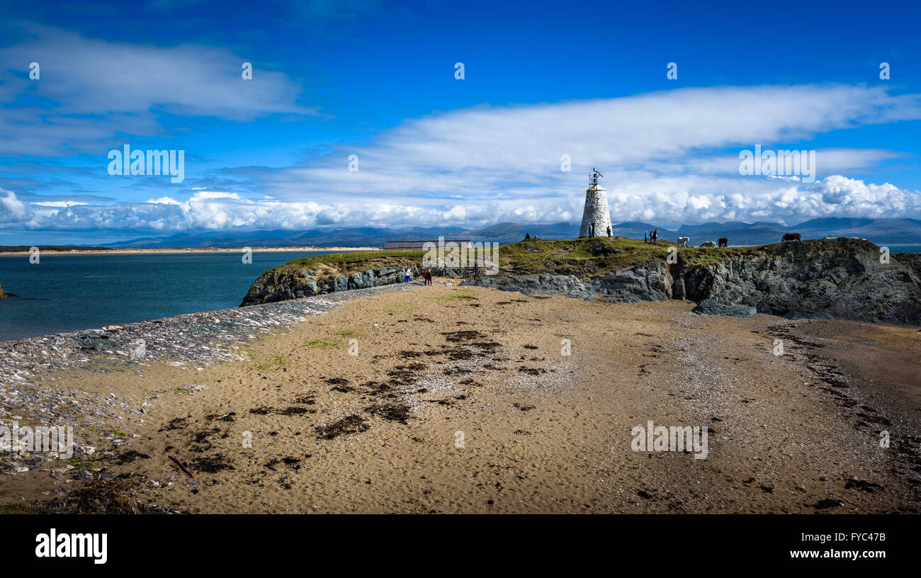 Llanddwyn Island, Anglesey, North Wales with Twr Bach lighthouse ...