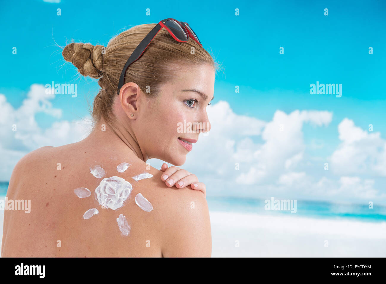 Sun tanned old woman hi-res stock photography and images - Alamy