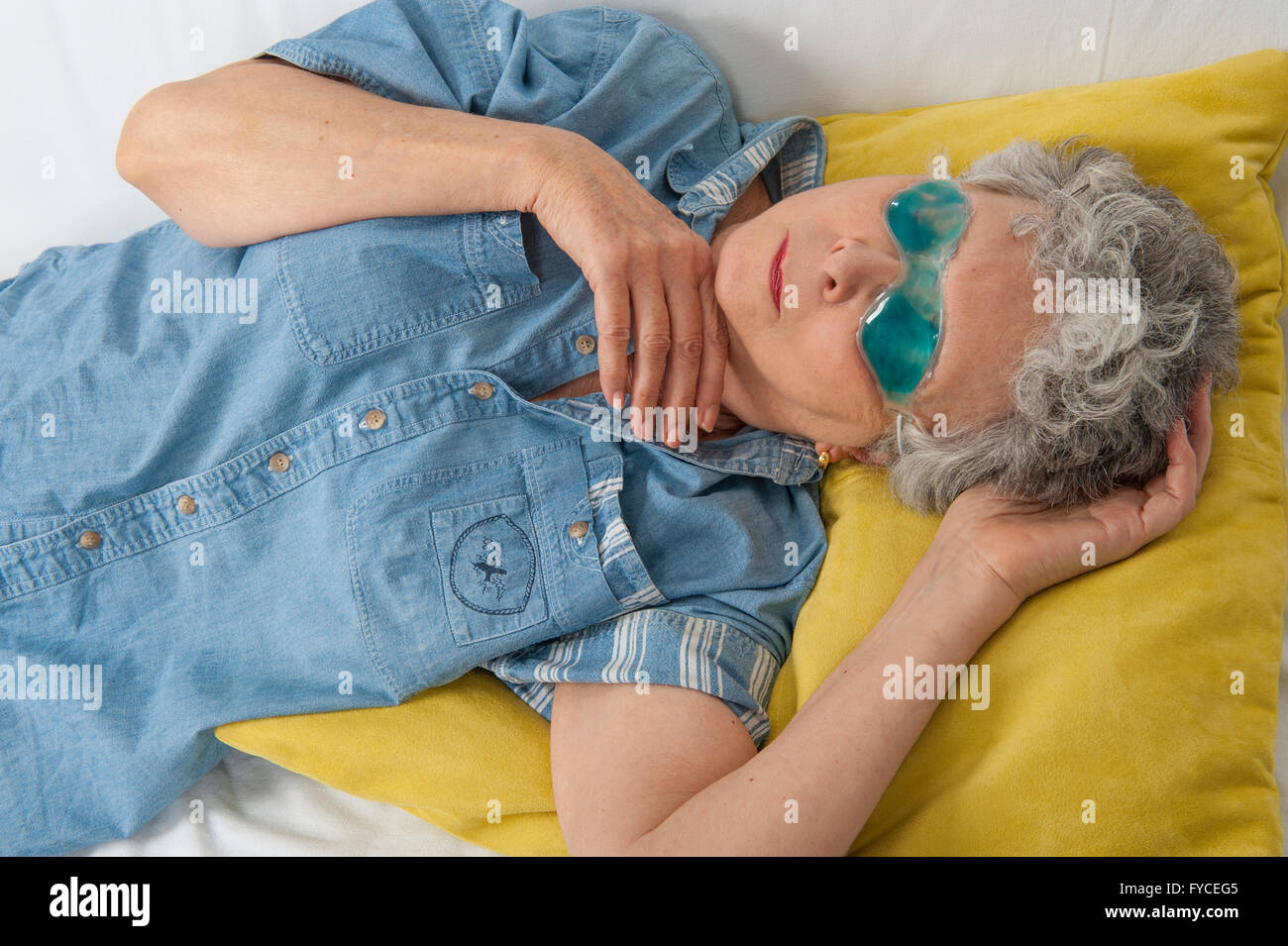 Facial mask senior citizen hi-res stock photography and images - Alamy