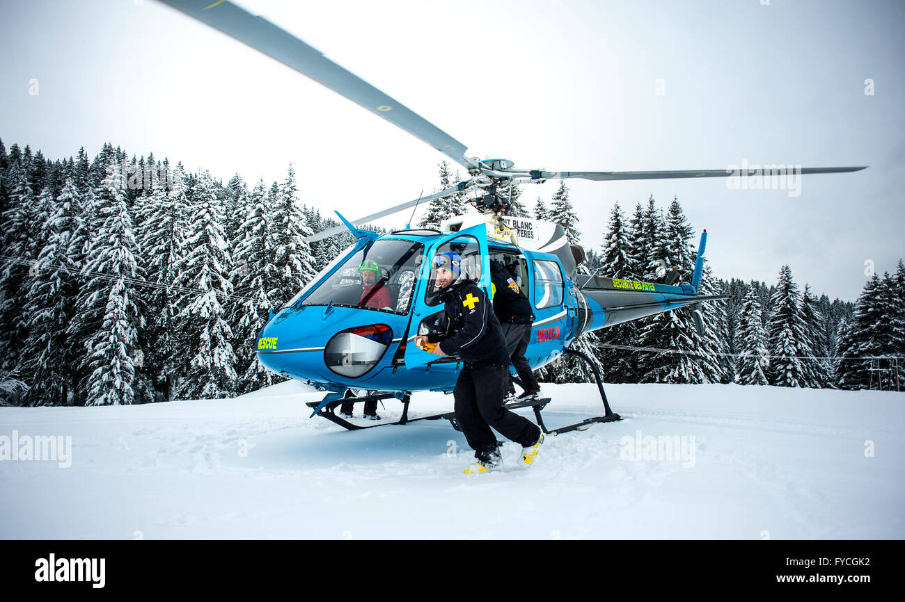 Airplane skis hi-res stock photography and images - Alamy