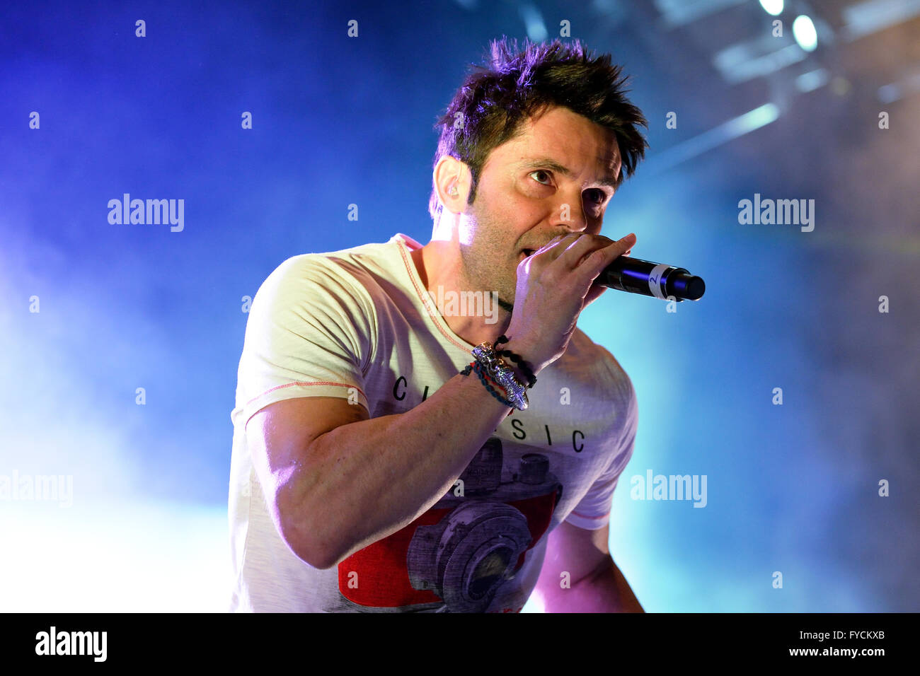 BARCELONA - MAY 23: Robert Ramirez (band) in concert at Primavera Pop ...