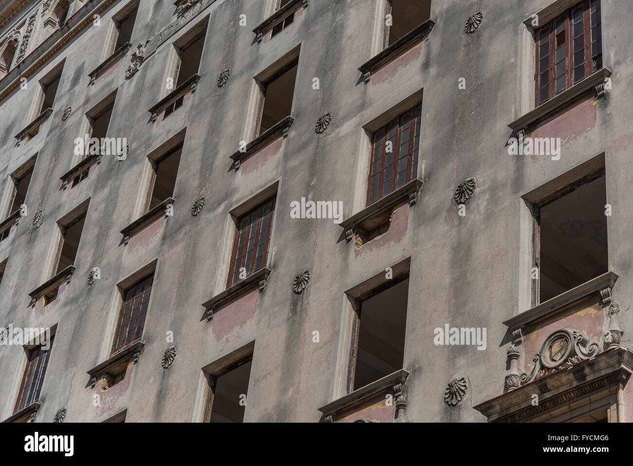 Repetitive shapes hi-res stock photography and images - Alamy