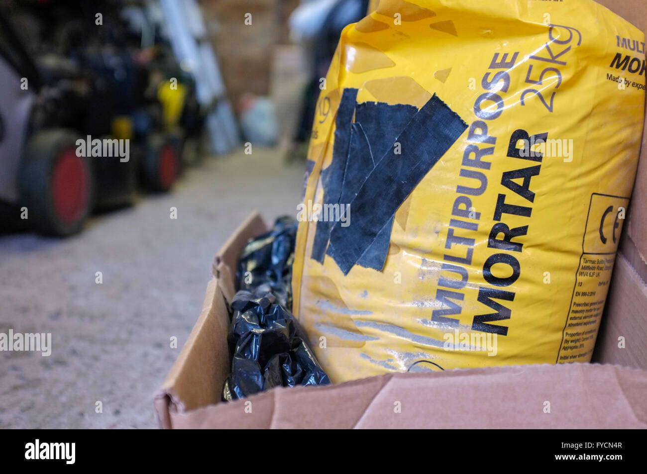 Mortar mix hi-res stock photography and images - Alamy