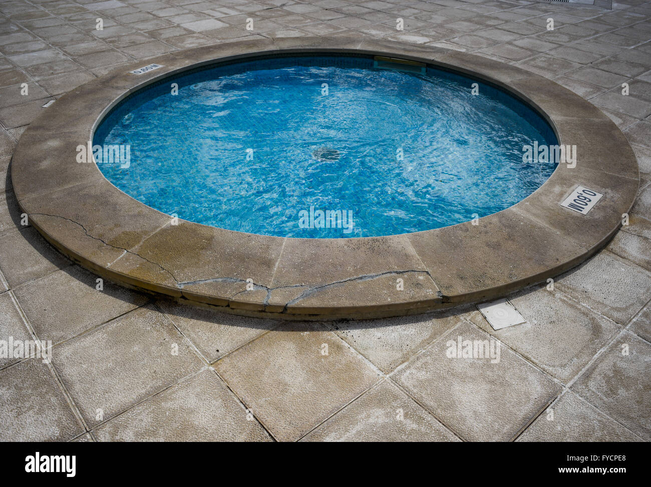 round swimming pool jacuzi Stock Photo - Alamy