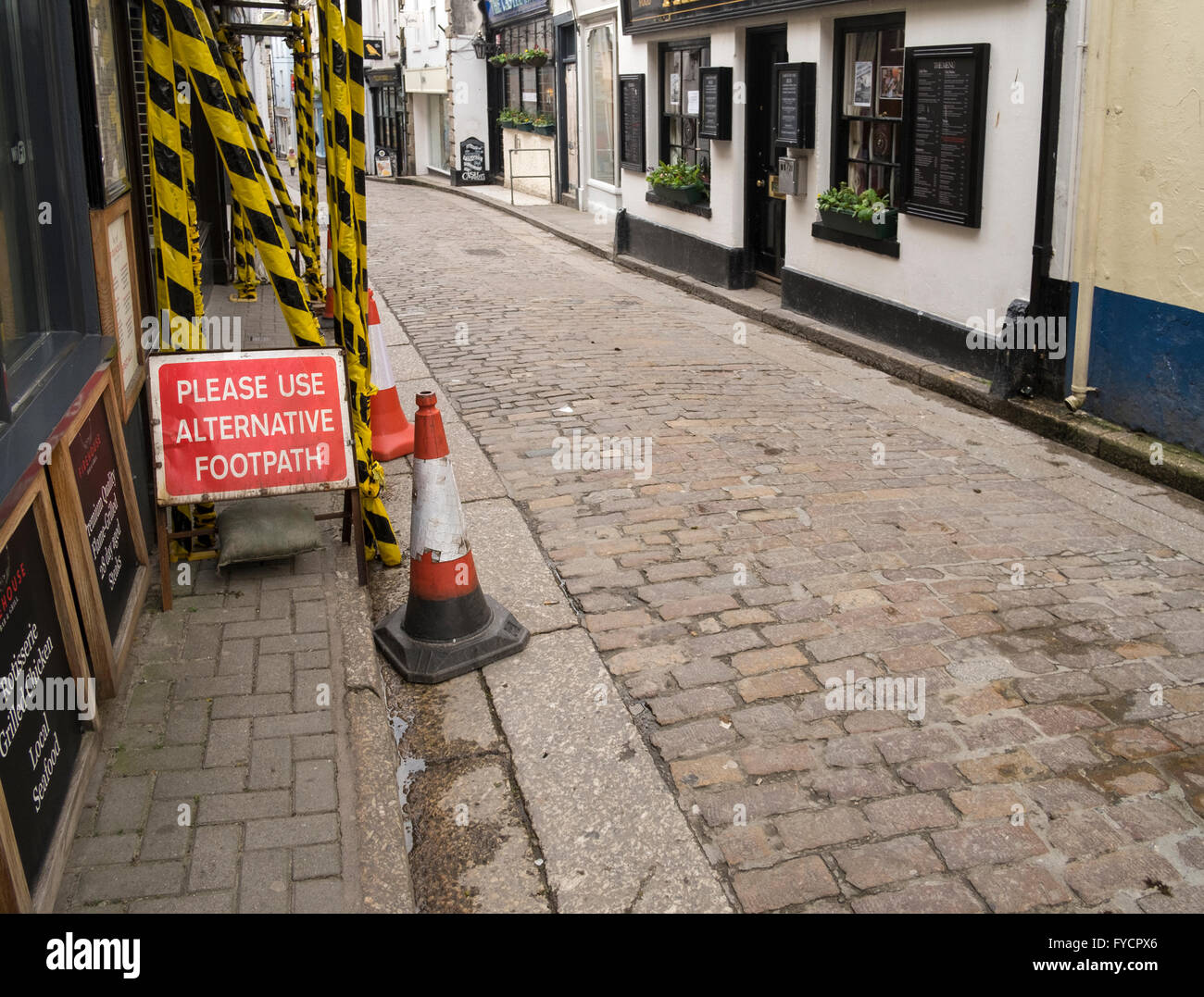 Scaffolding footpath hi-res stock photography and images - Alamy