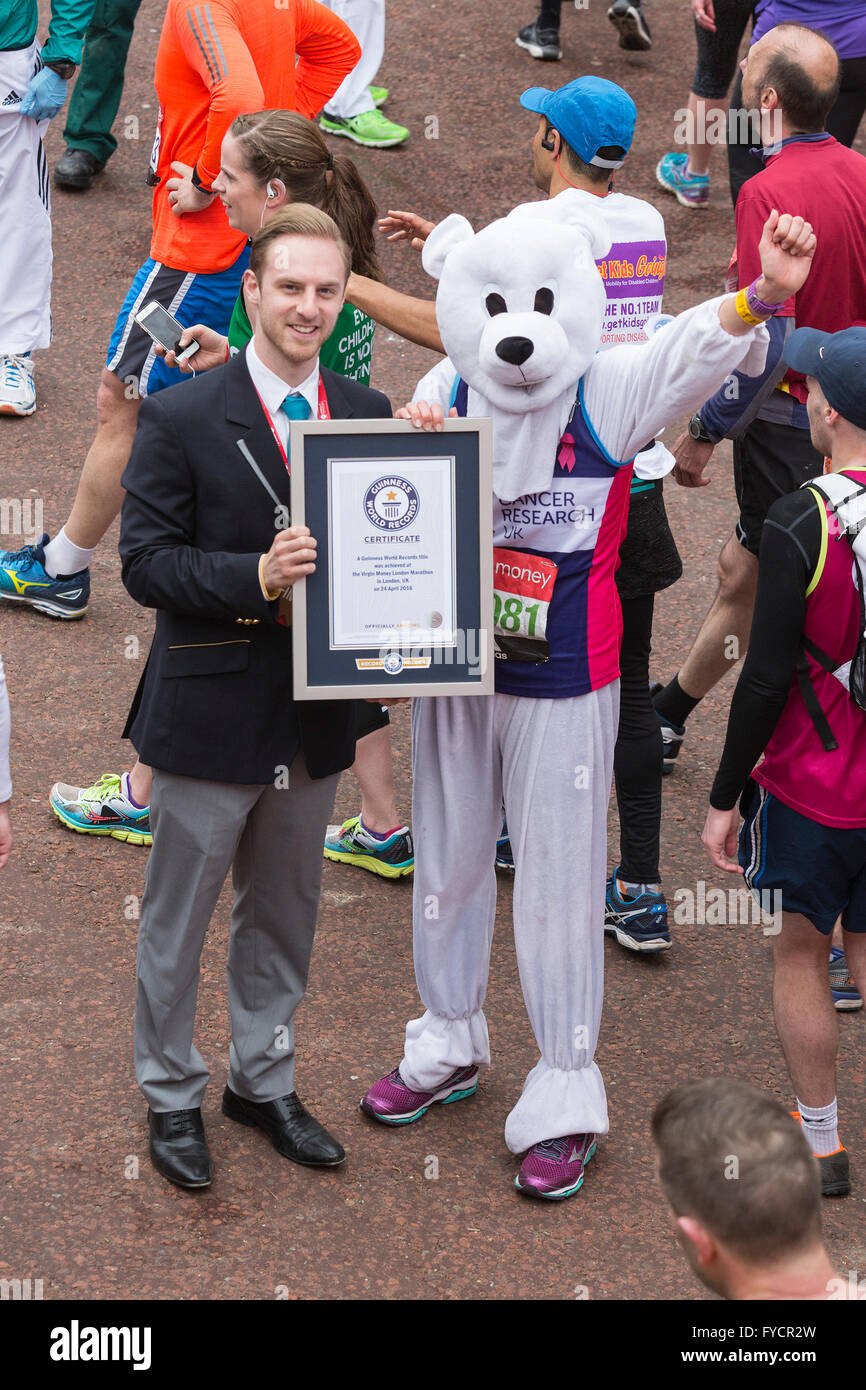 Guinness world record certificate hi-res stock photography and images ...