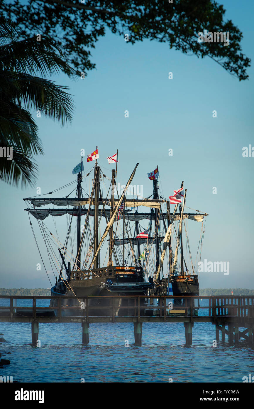 Christopher columbus ships hi-res stock photography and images - Alamy