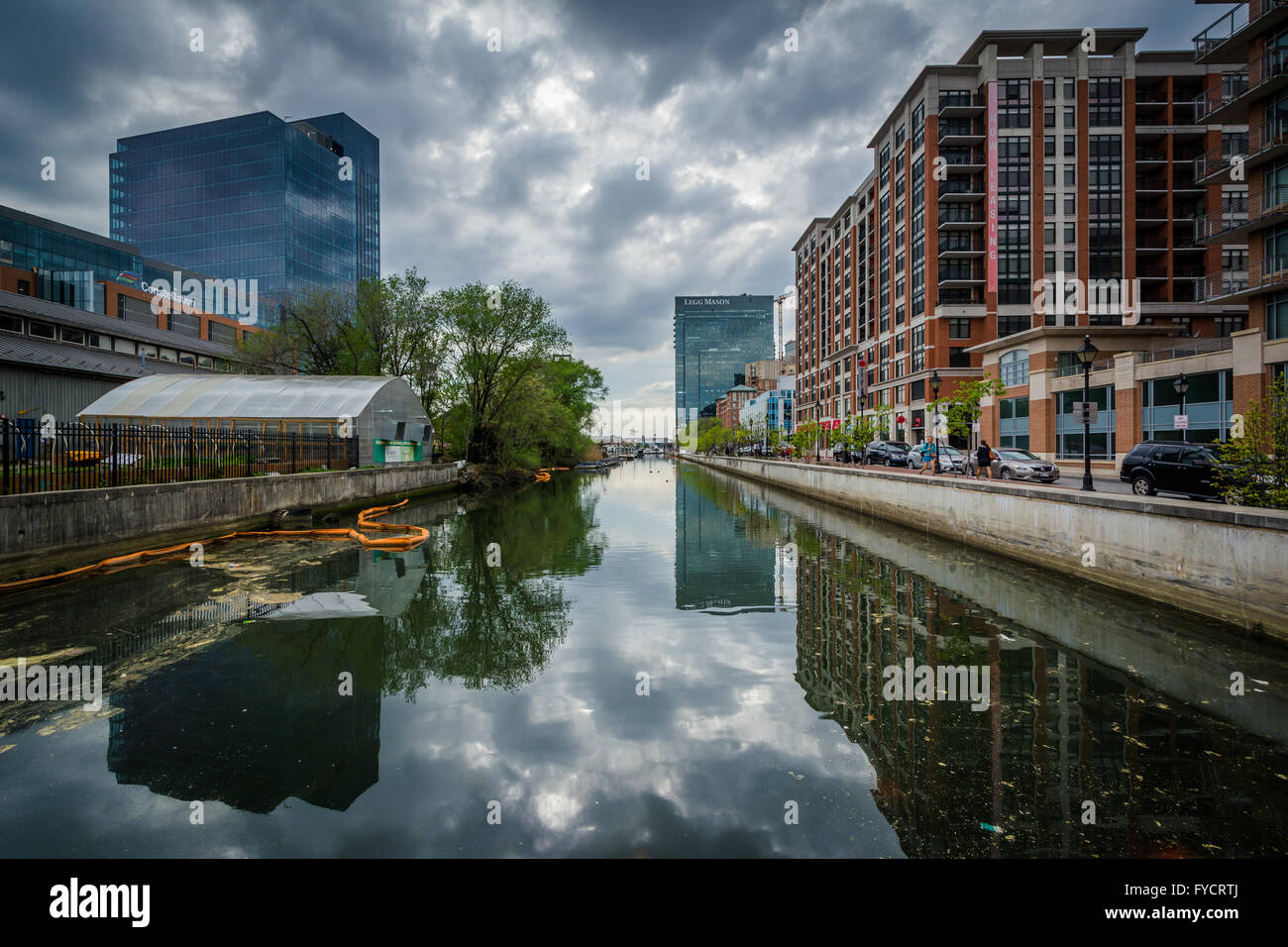 Modern architecture on the harbor hi-res stock photography and images ...
