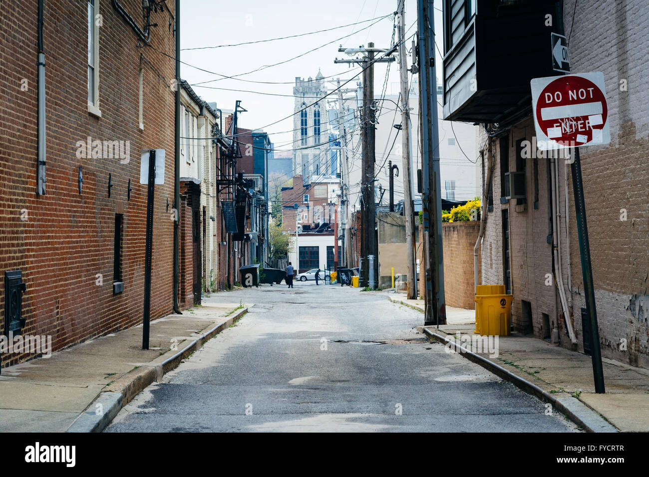 Narrow alley in Midtown-Belvedere, Baltimore, Maryland Stock Photo - Alamy