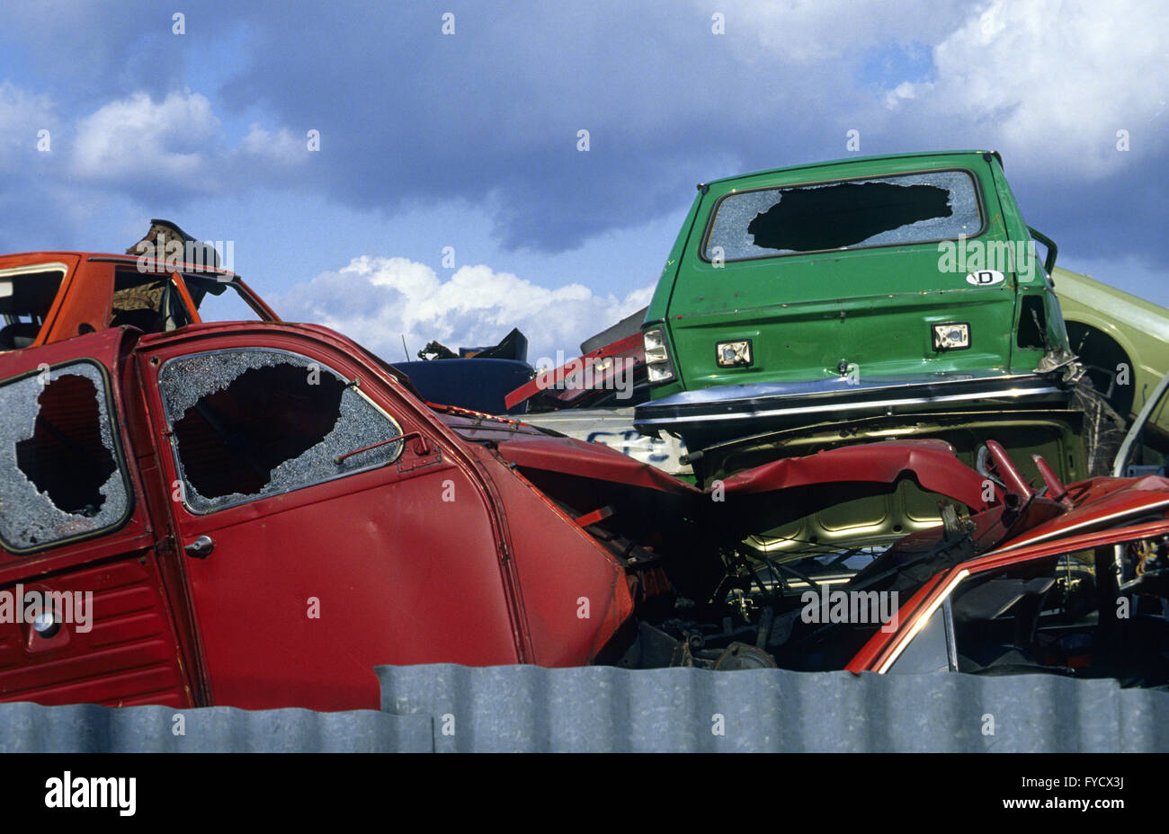 Demolished cars hi-res stock photography and images - Alamy