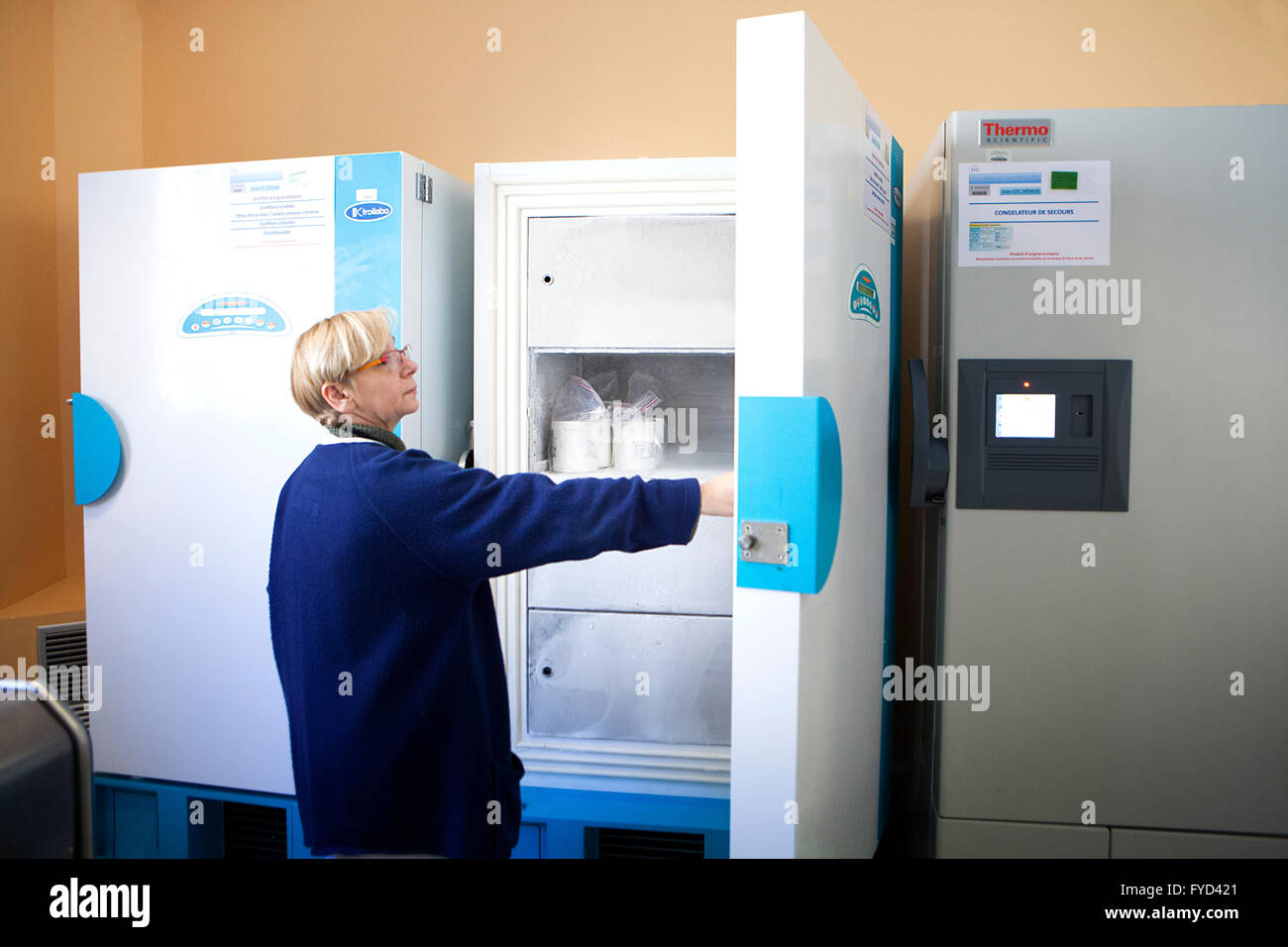 Cryogenic freezing humans hi-res stock photography and images - Alamy