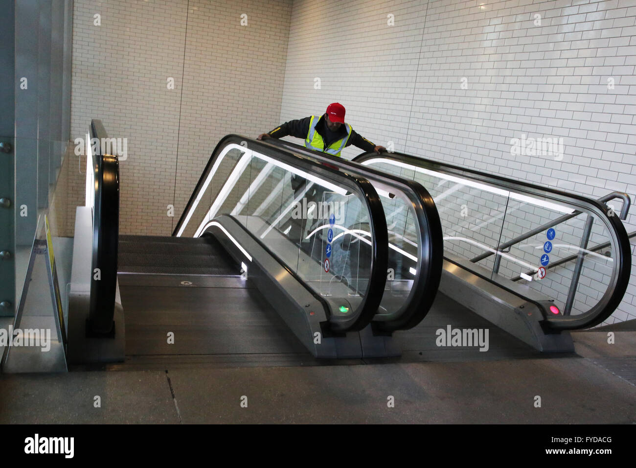 Up escalator kings cross station hi-res stock photography and images ...