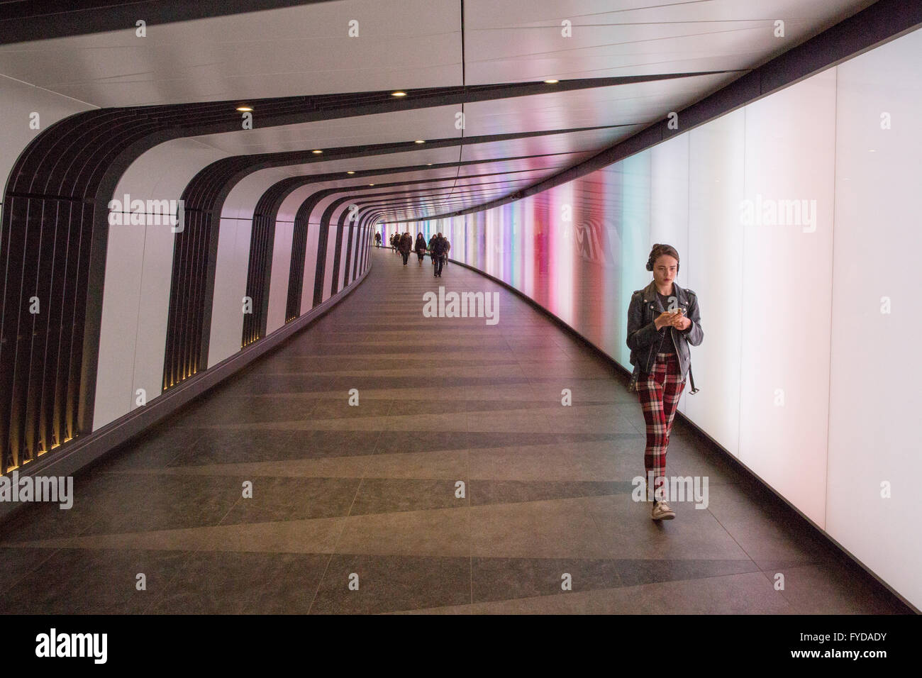 Up escalator kings cross station hi-res stock photography and images ...