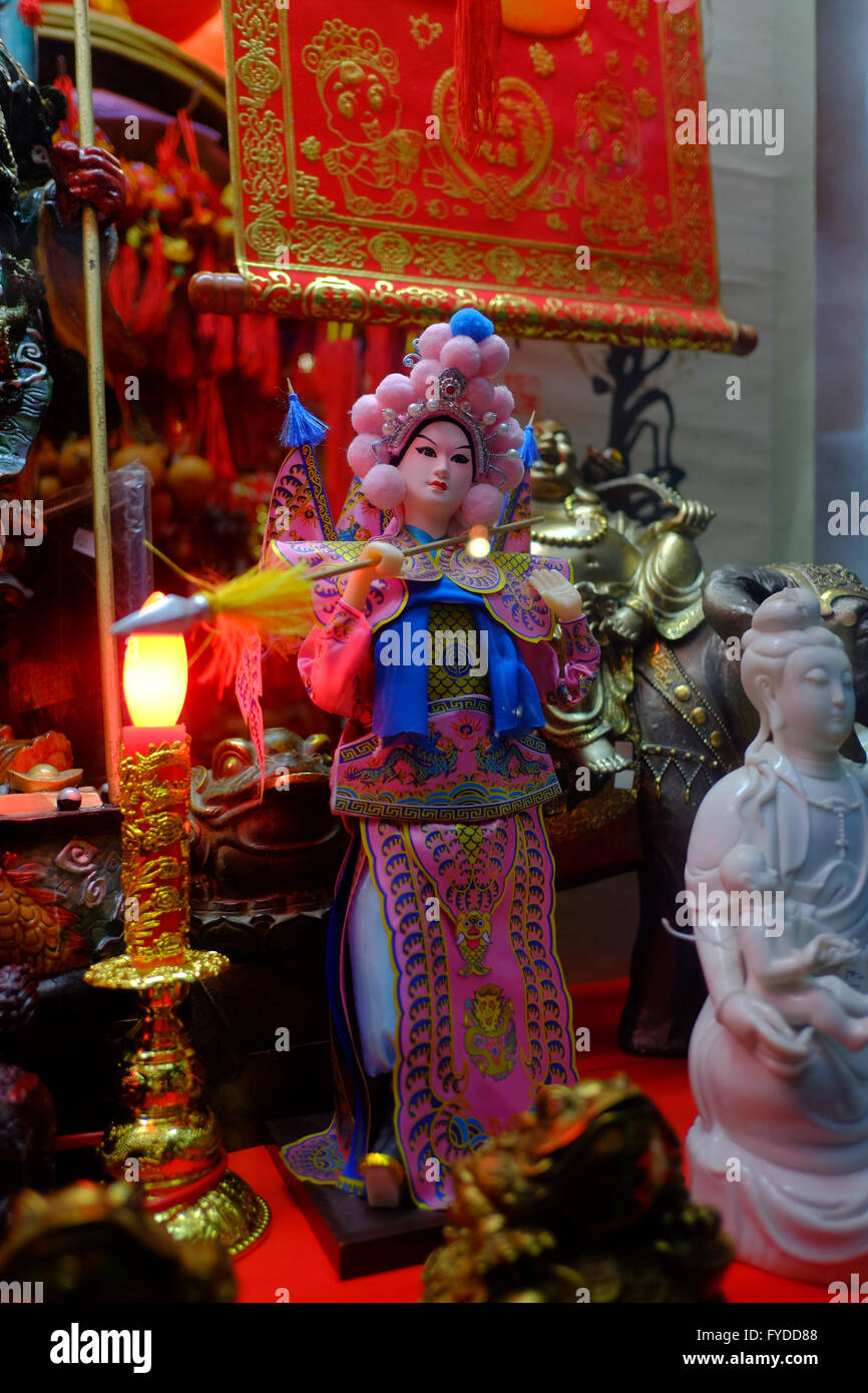 Dolls in shop window display hi-res stock photography and images - Alamy