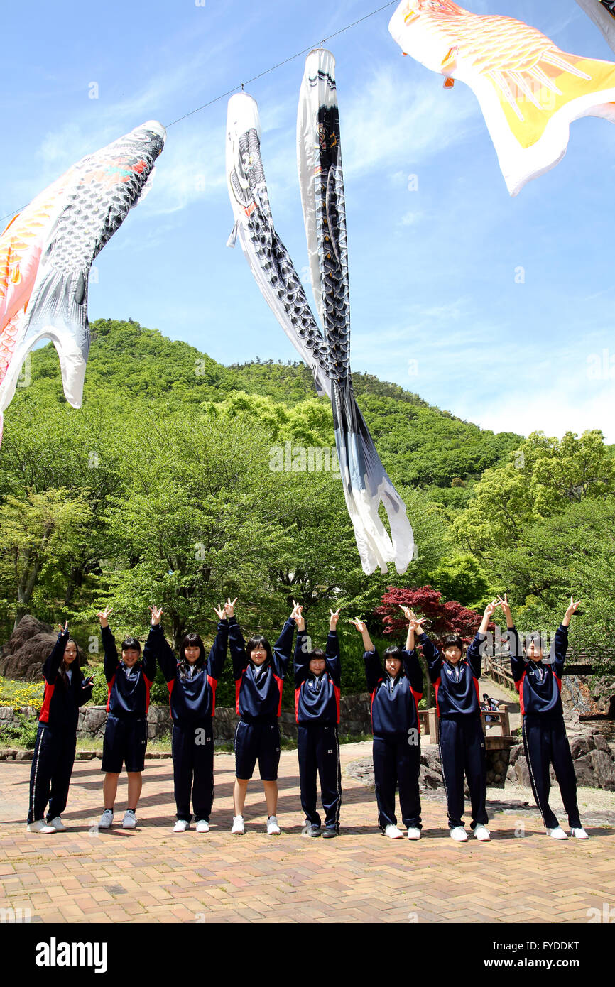Japanese school girls in uniform hi-res stock photography and images ...